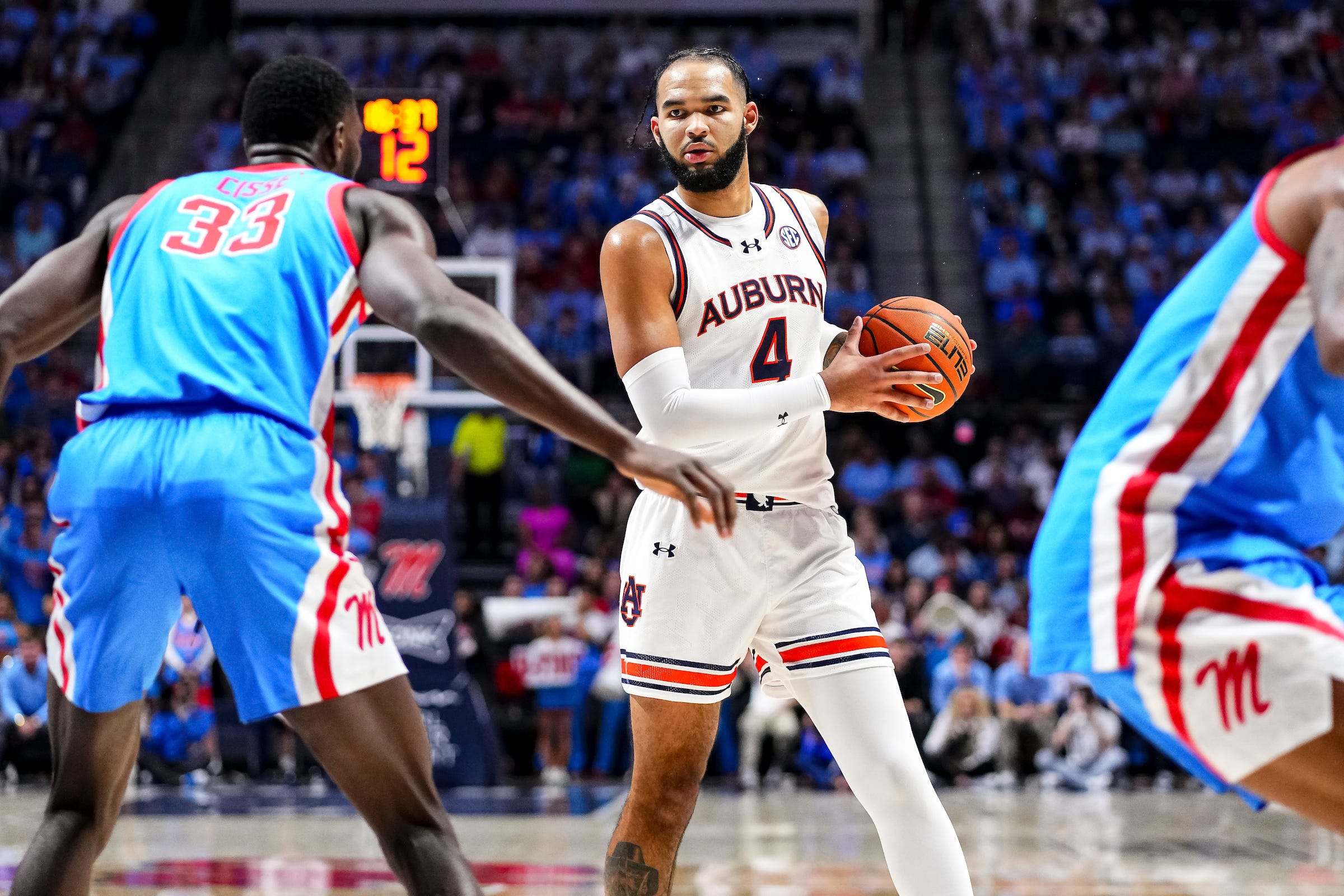 Film Room: Johni Broome's all-around offensive excellence at Ole Miss