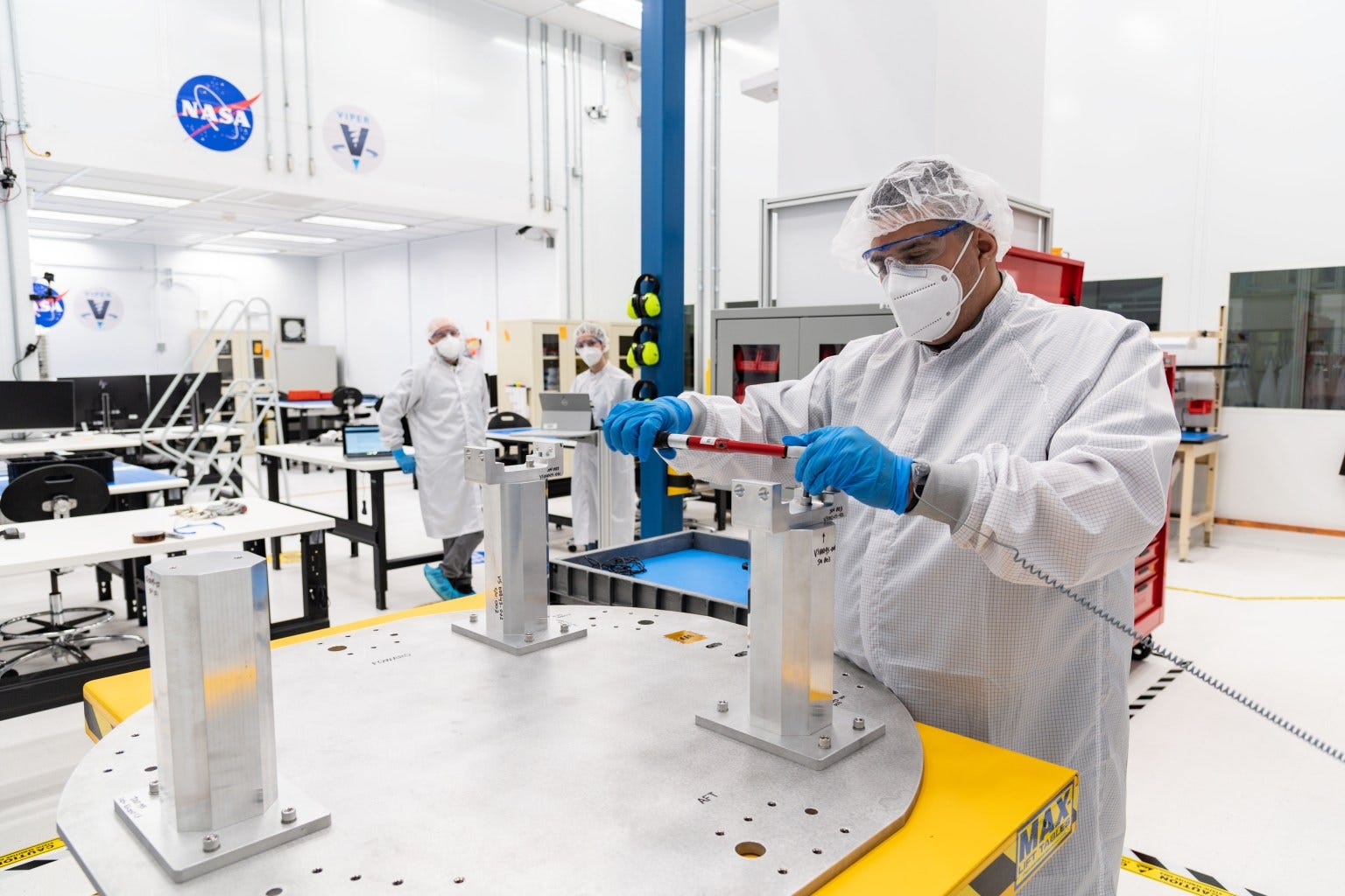 NASA Practices VIPER Moon Rover Assembly in New Clean Room