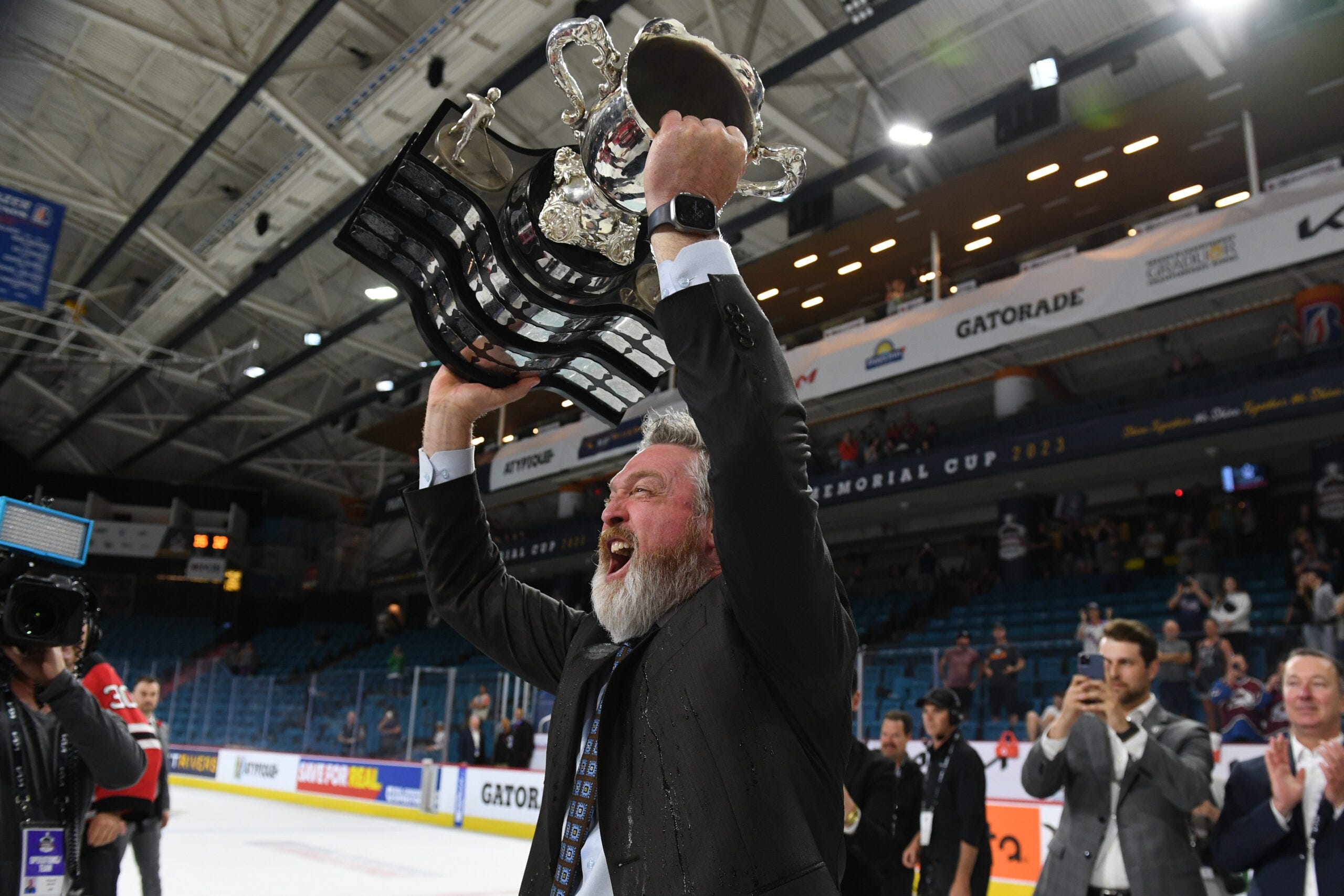 THW’s Best of the Week: Roy Named Islanders Coach, Hart Trophy Race & More