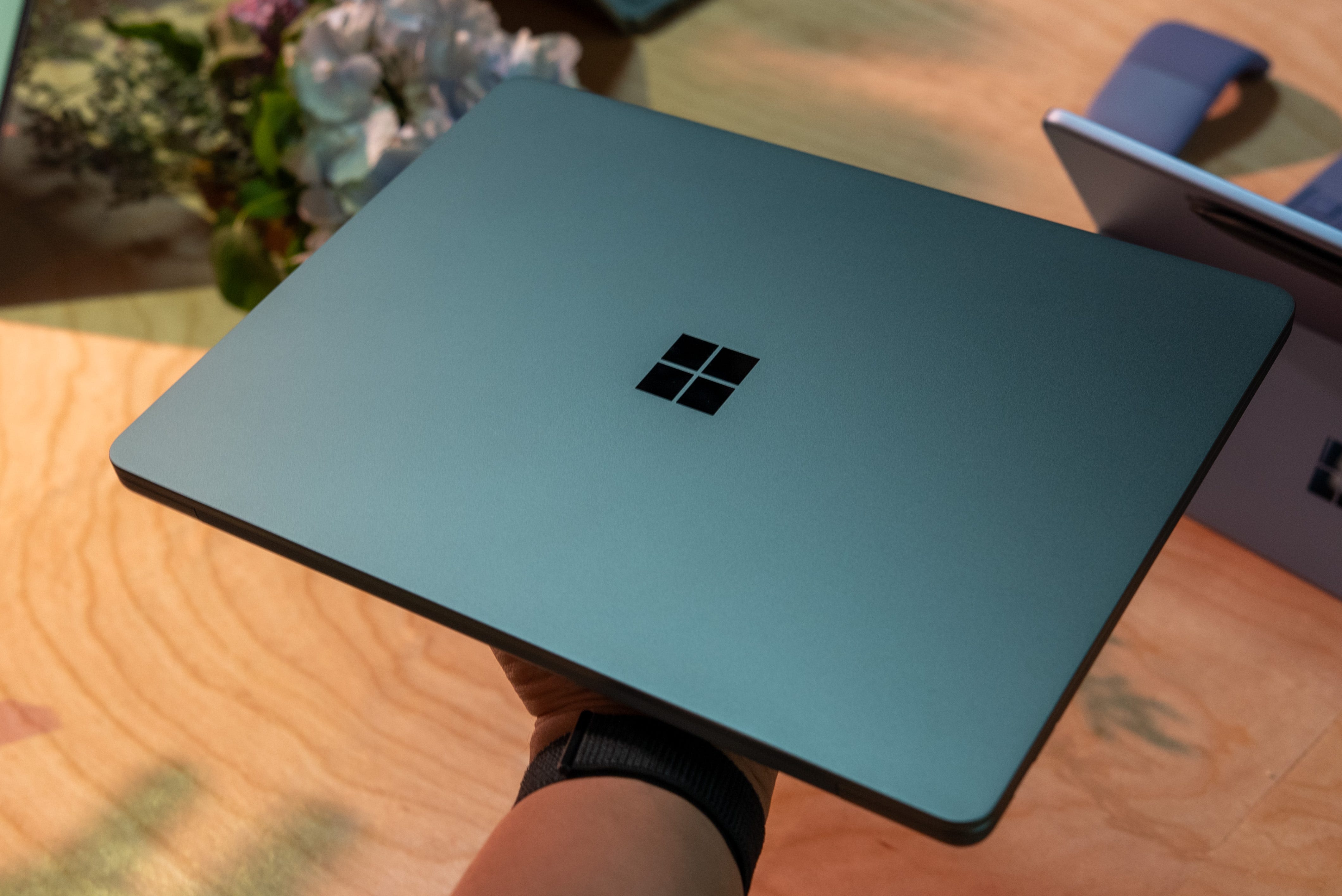 Microsoft Surface Laptop hands-on review: all the AI you need in a $899 ...
