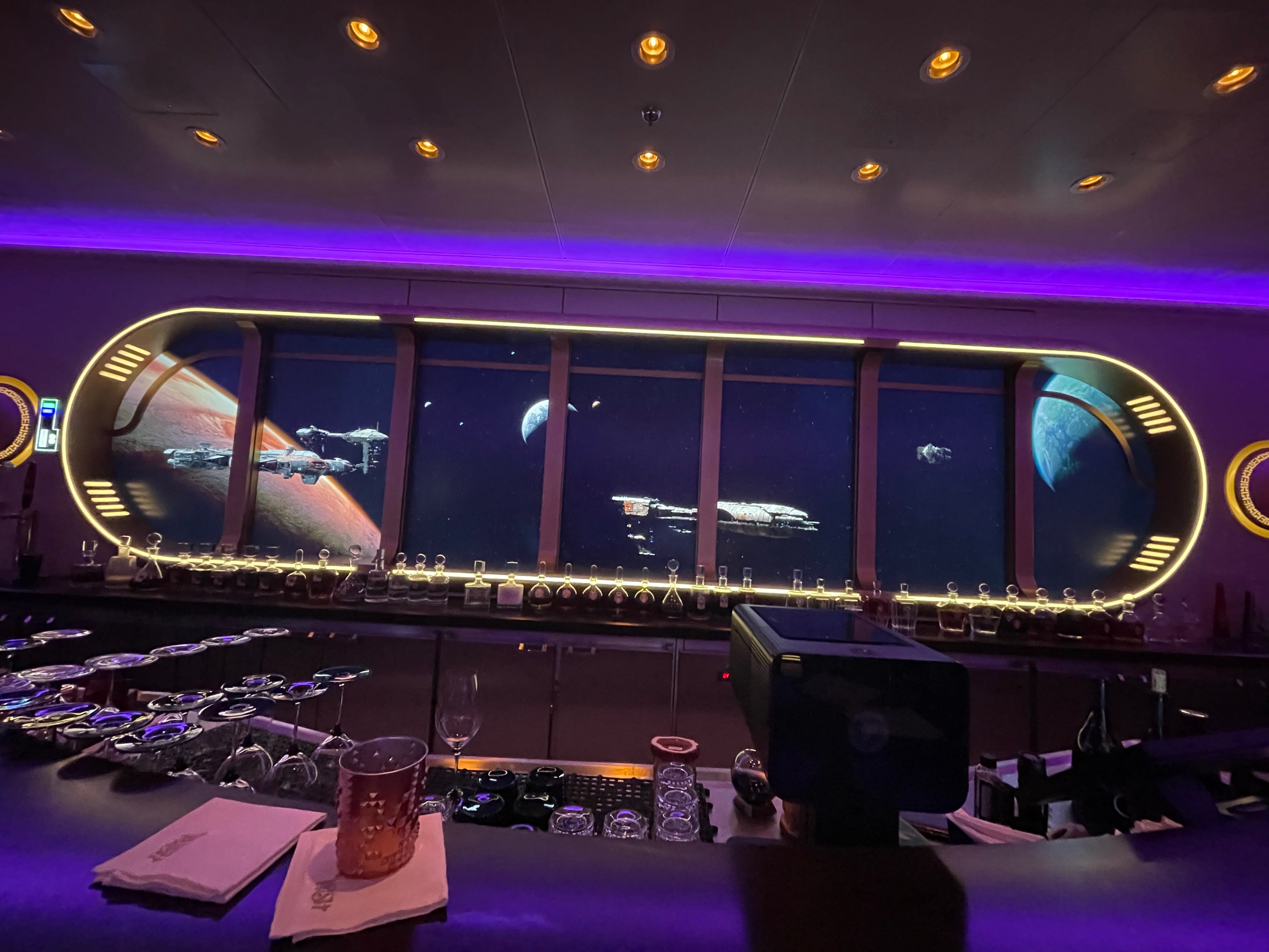 That Time Disney Turned Me Loose in Star Wars: Cargo Bay & Hyperspace Lounge | Hollywood Studios ...