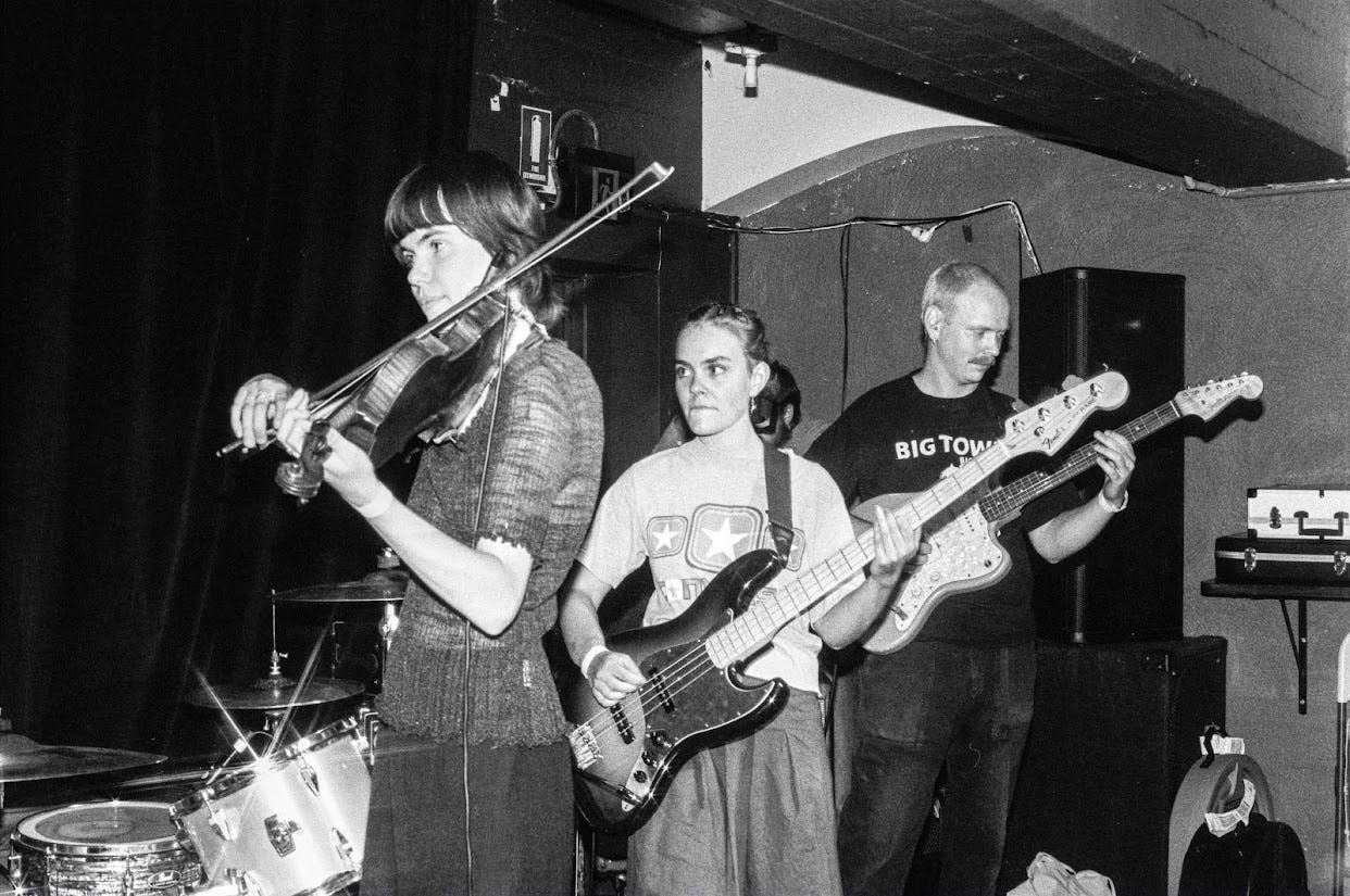 thea martin is a rock pool - slow babes