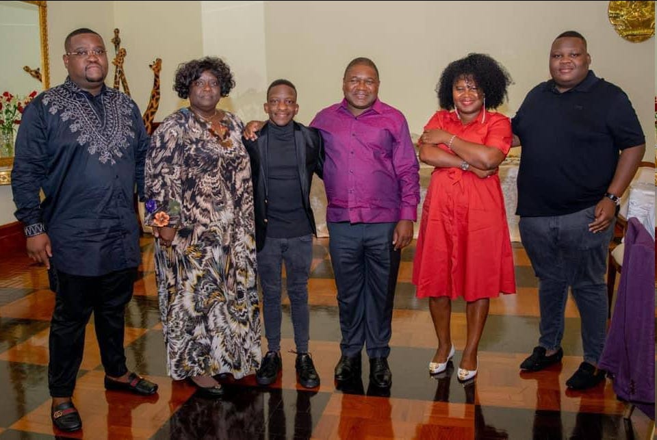 Familia Nyusi duplica empresas - NoticiAudio