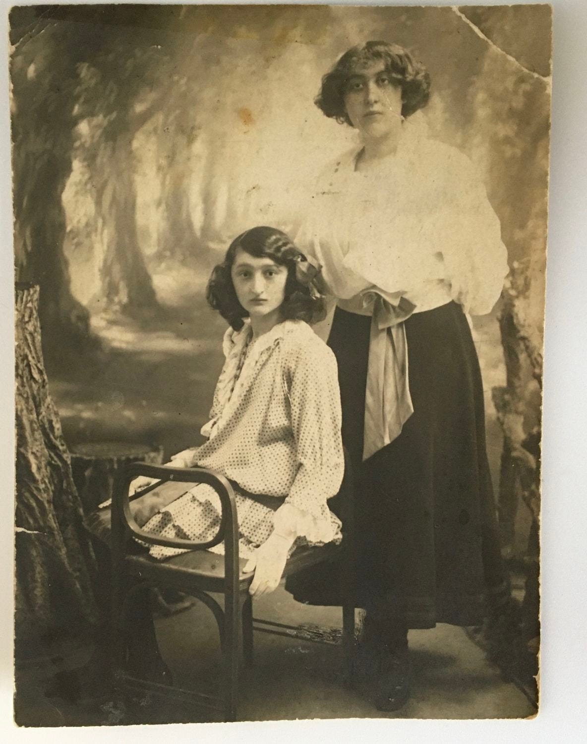 The Three Sisters and Bere Gourary - by צמח - mentalblog