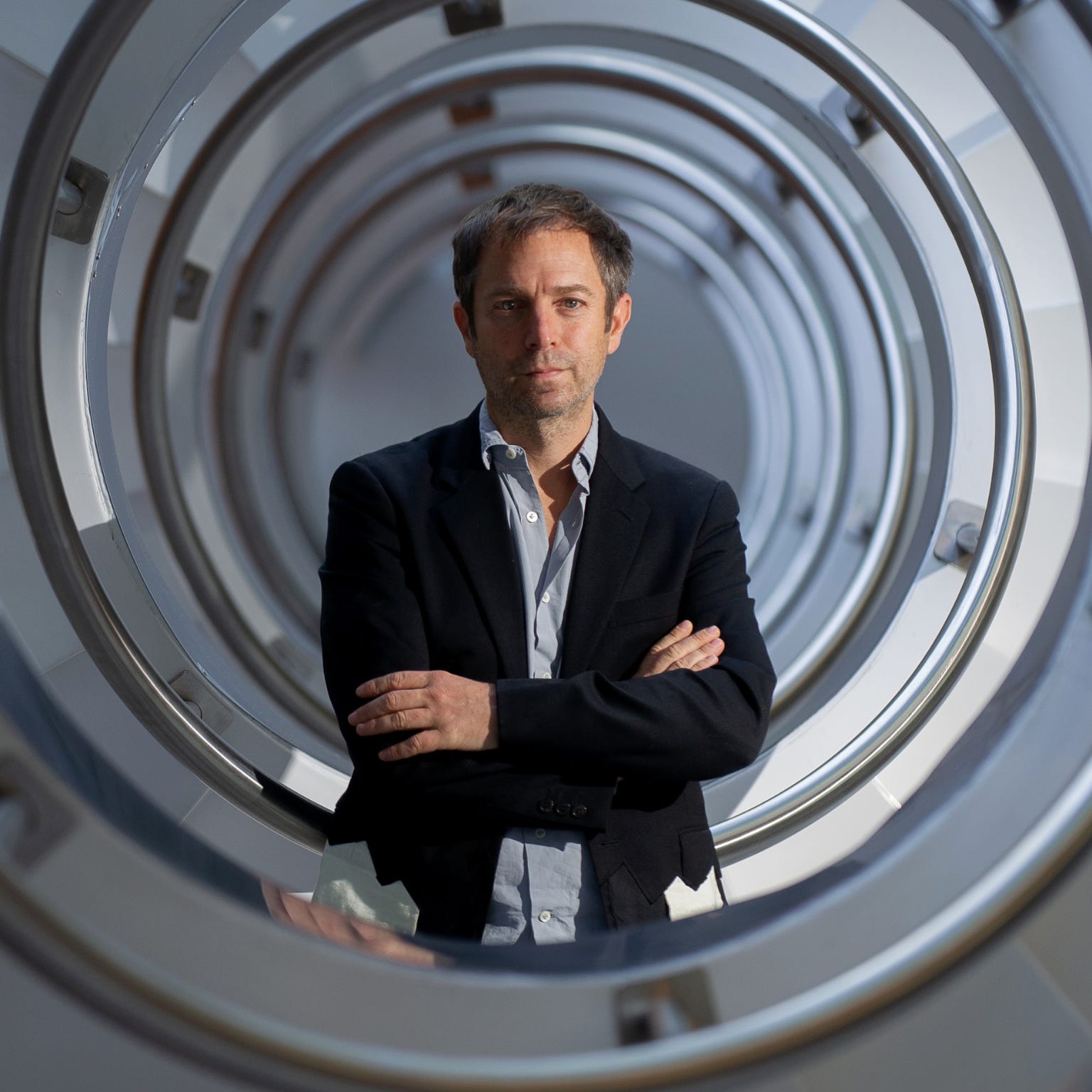 The infinite dialogues in the surreal art of Leandro Erlich. The interview