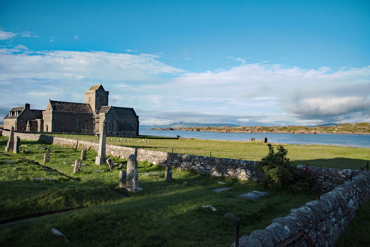 Iona - by Mark Caicedo - PuraVida