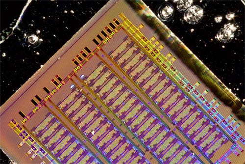 Chinese Scientists Achieve Breakthrough in Developing Photon Chips