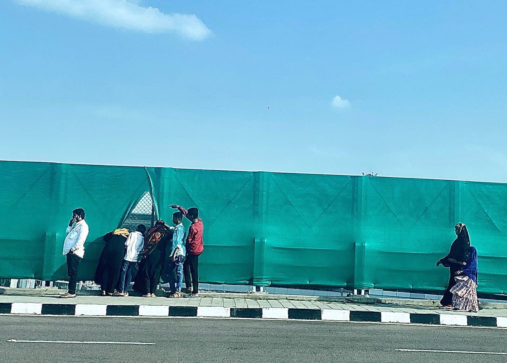 Plane watching - by Mukta Naik - Rambling in the city