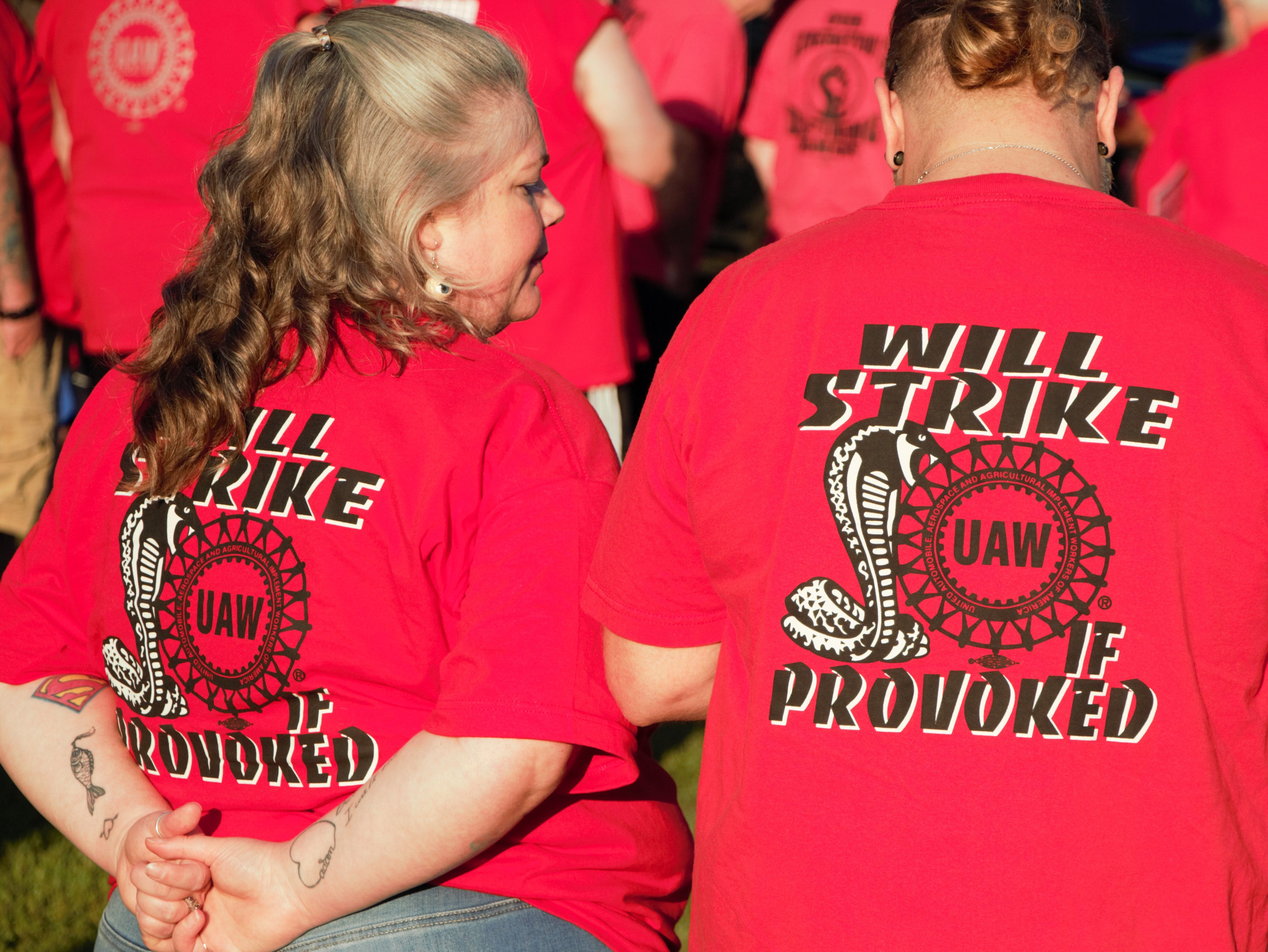 UAW holds Red Shirt Rally as strike looms