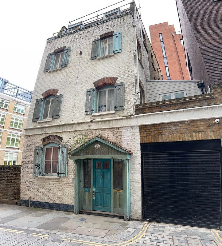 5 Historic Quirks to Spot... in Smithfield