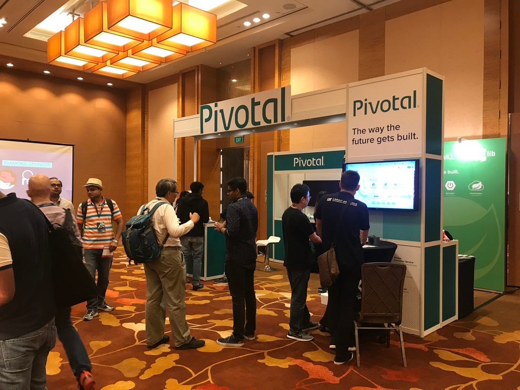 How to do a vendor pitch at a tech conference, working the booth, at ...