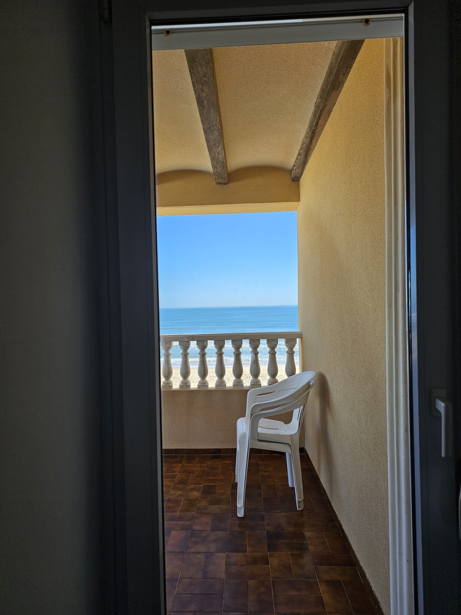 Primera línea - by Amaya Ascunce - Leer por leer