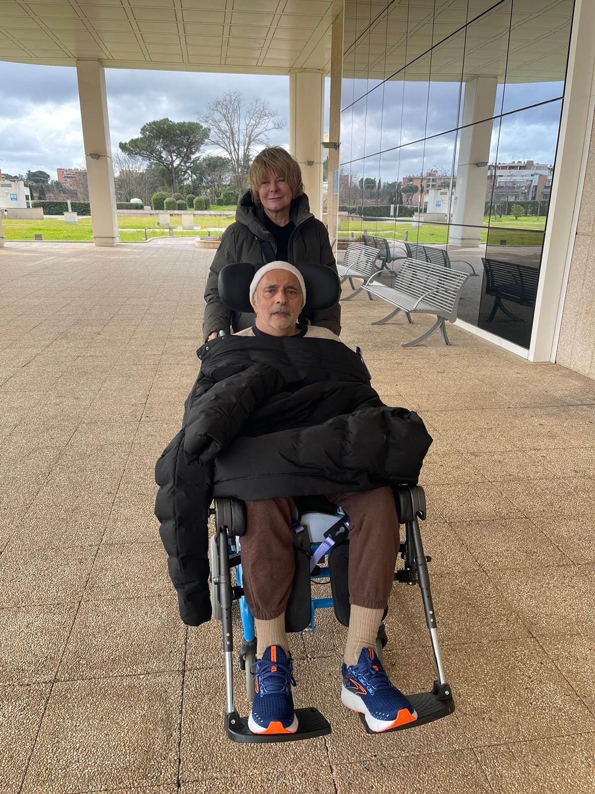 I'M COMING HOME! (A PHOTO-SERIES) - by Hanif Kureishi