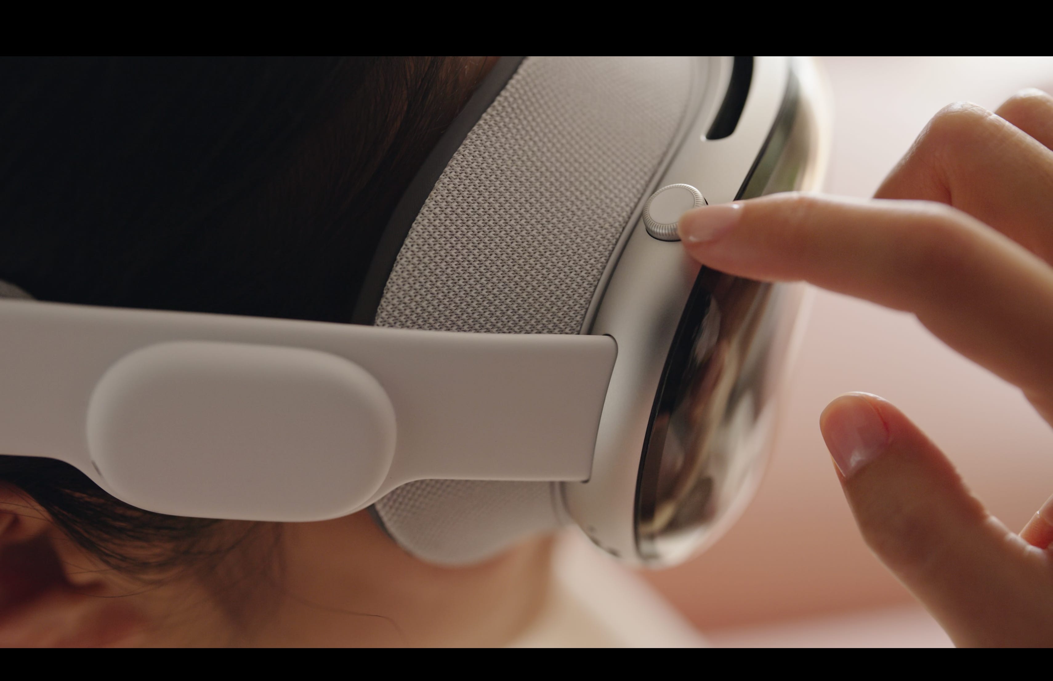 What It's Like Using Apple Vision Pro - by Jason Aten