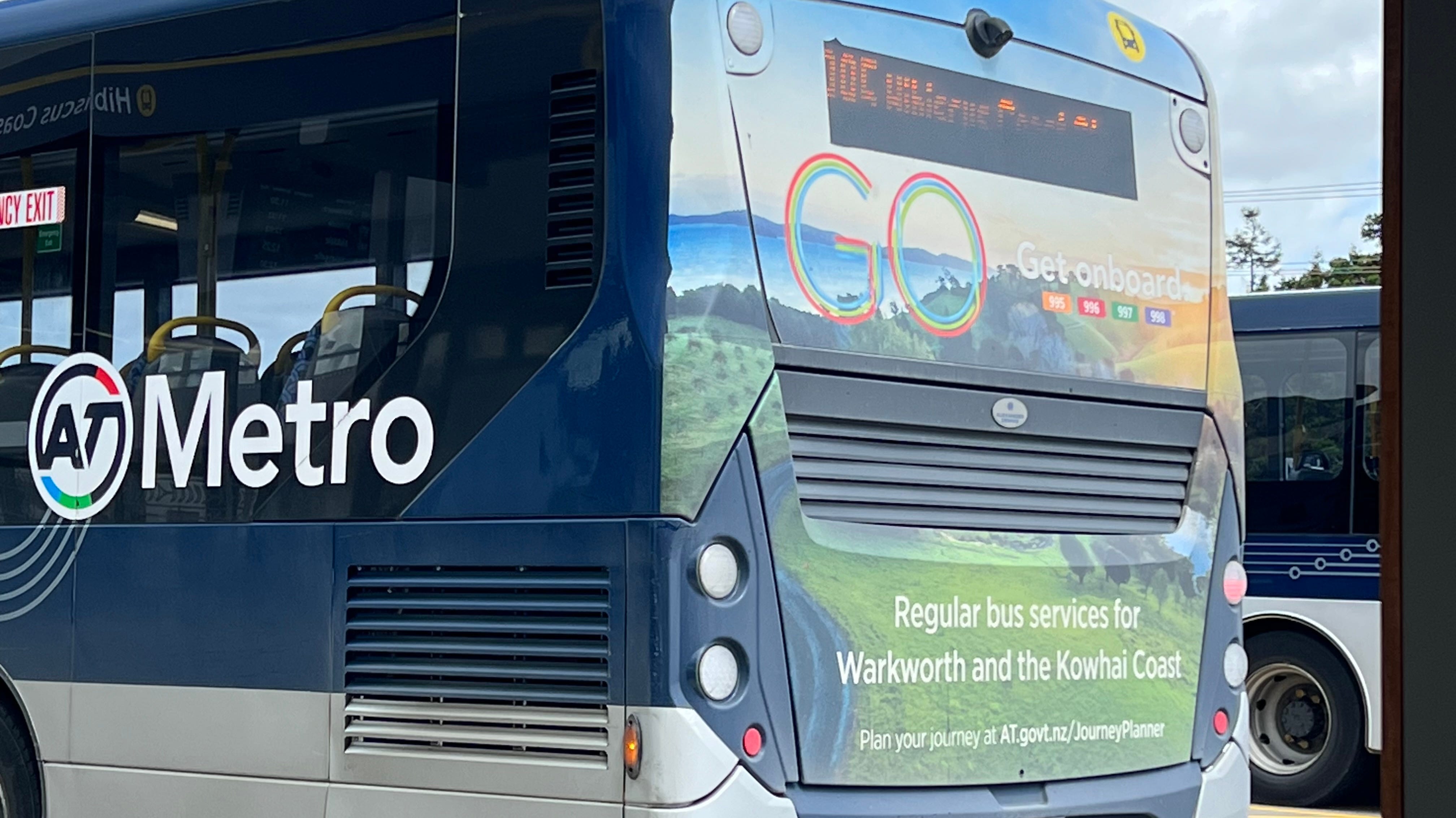 Let's remove advertising wraps on bus windows