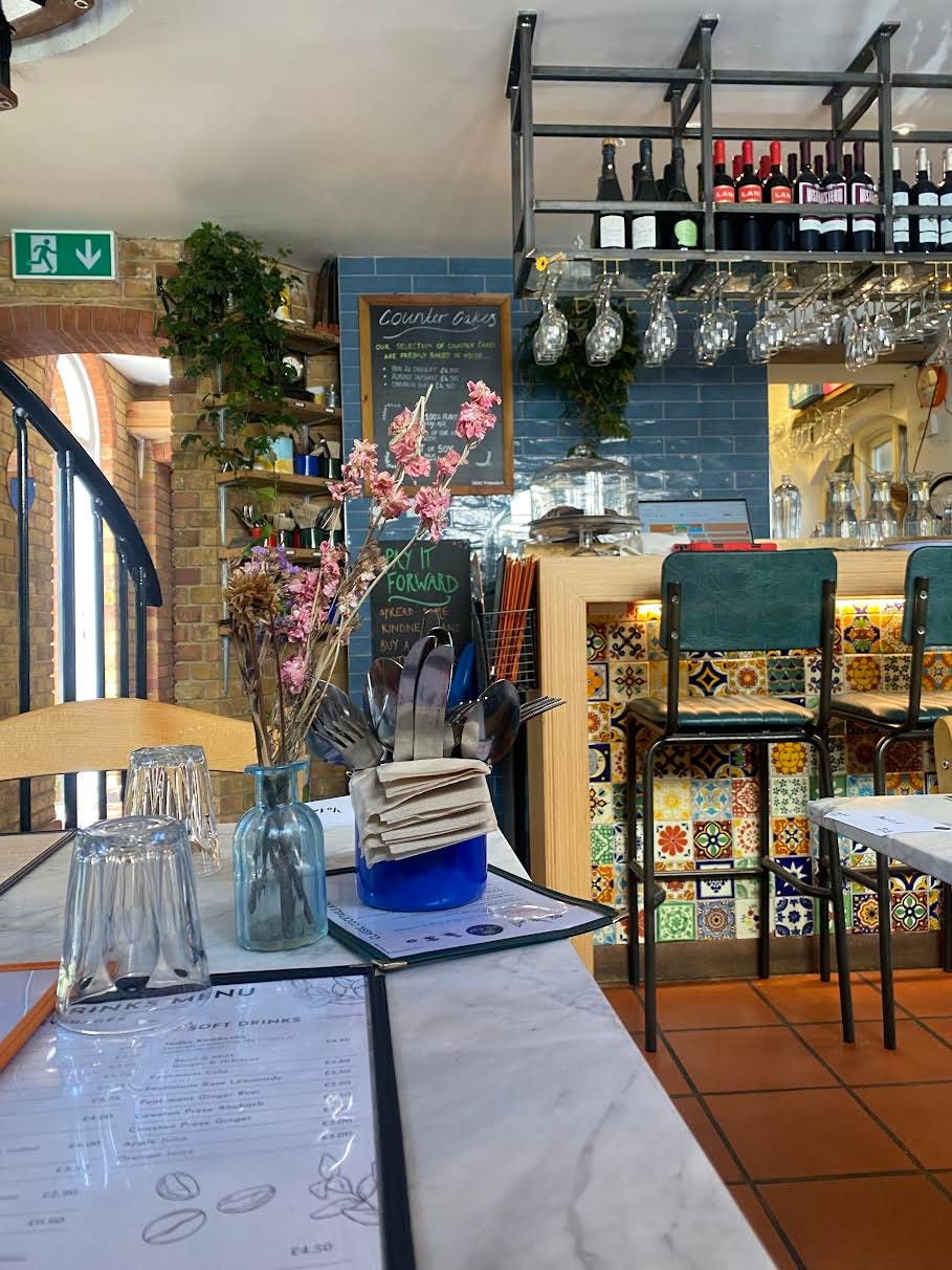 Café Van Gogh: The One That Got Away - by Zalayka Azam
