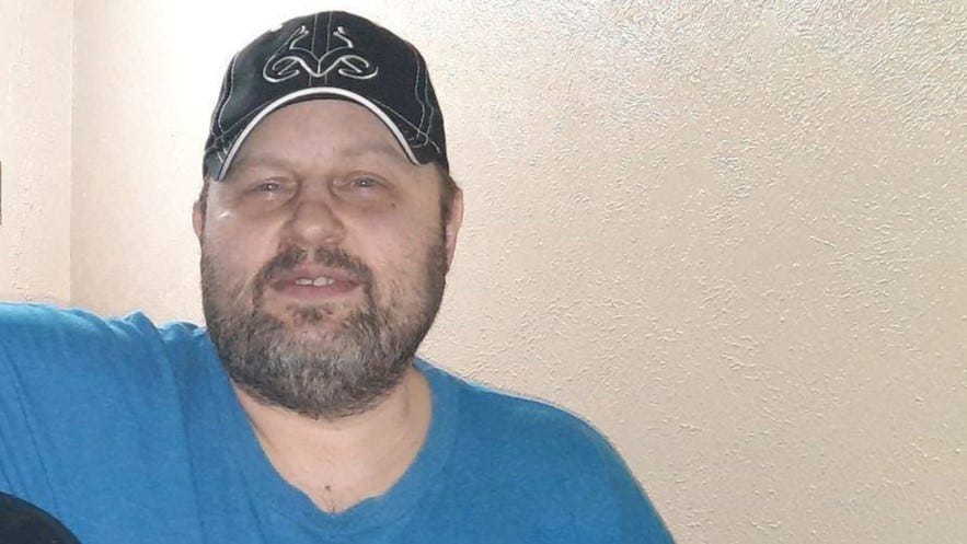 Homeless man admits to threatening judge