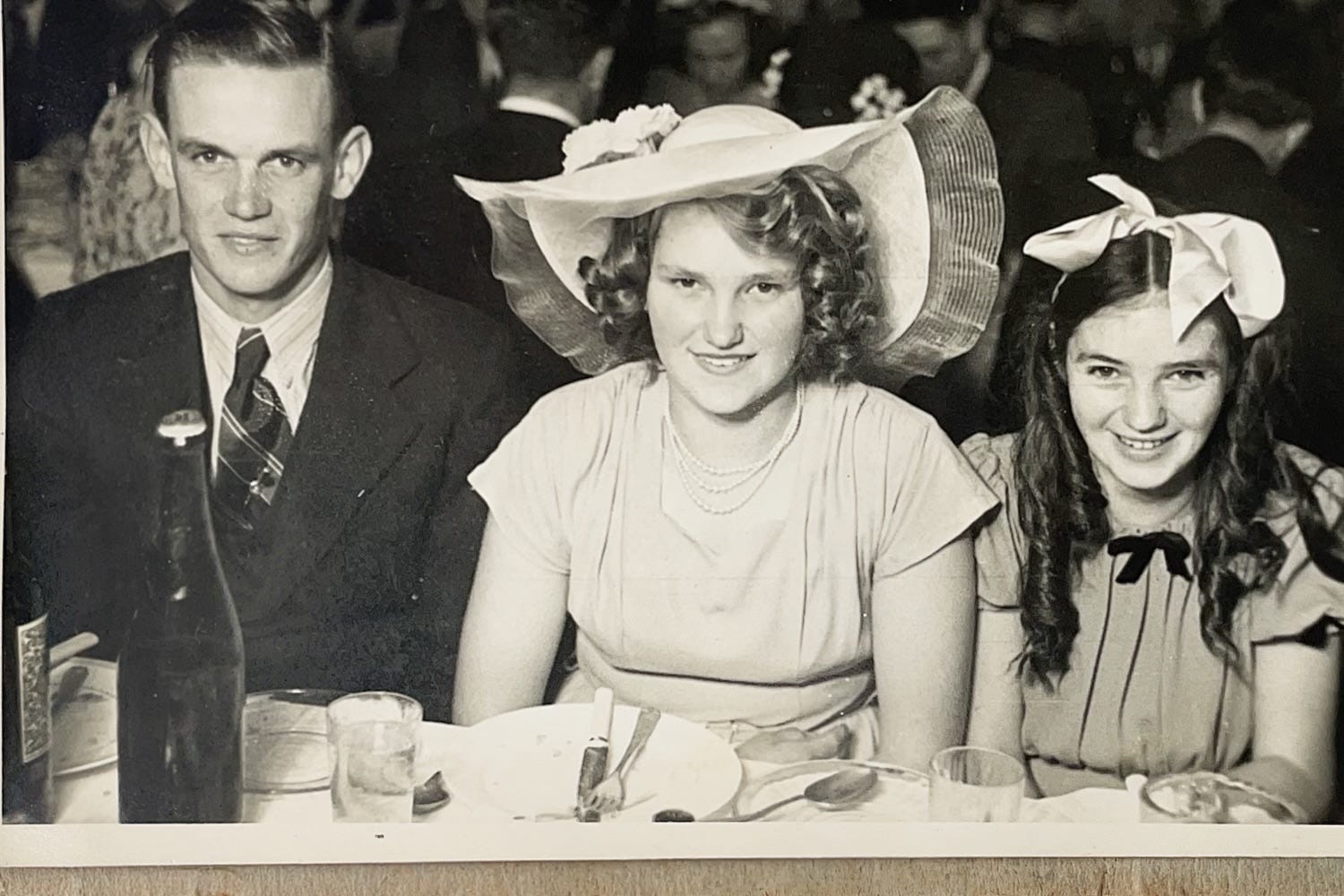 Dear Nan: A 1930s and 40s Childhood - Betty Mae Wrote