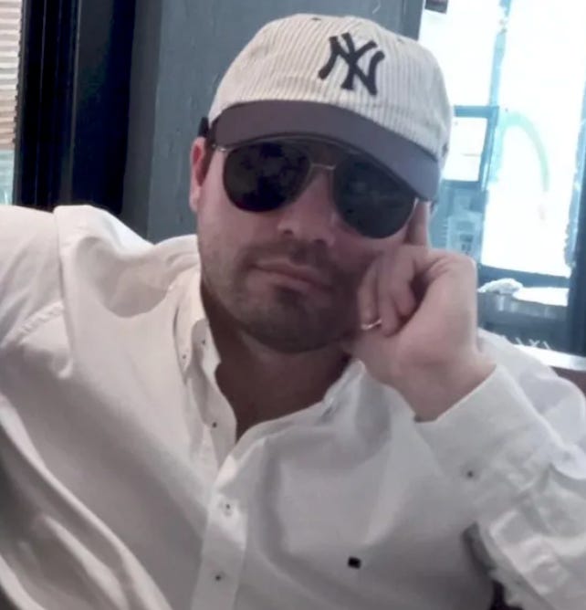 1. El Mini Lic - by Ioan Grillo and Luis Chaparro