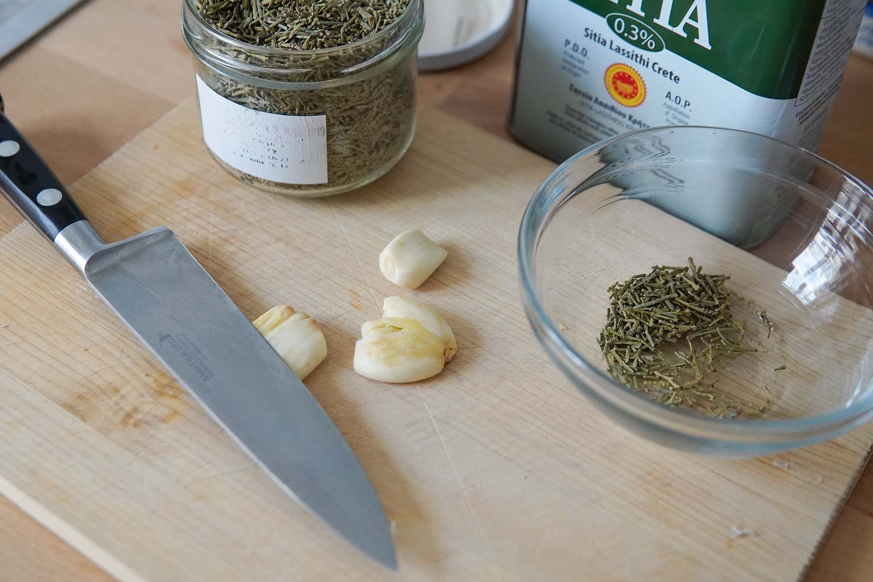 Les zitoni à la boutargue et à l’huile d’olive infusé aux feuilles de ...