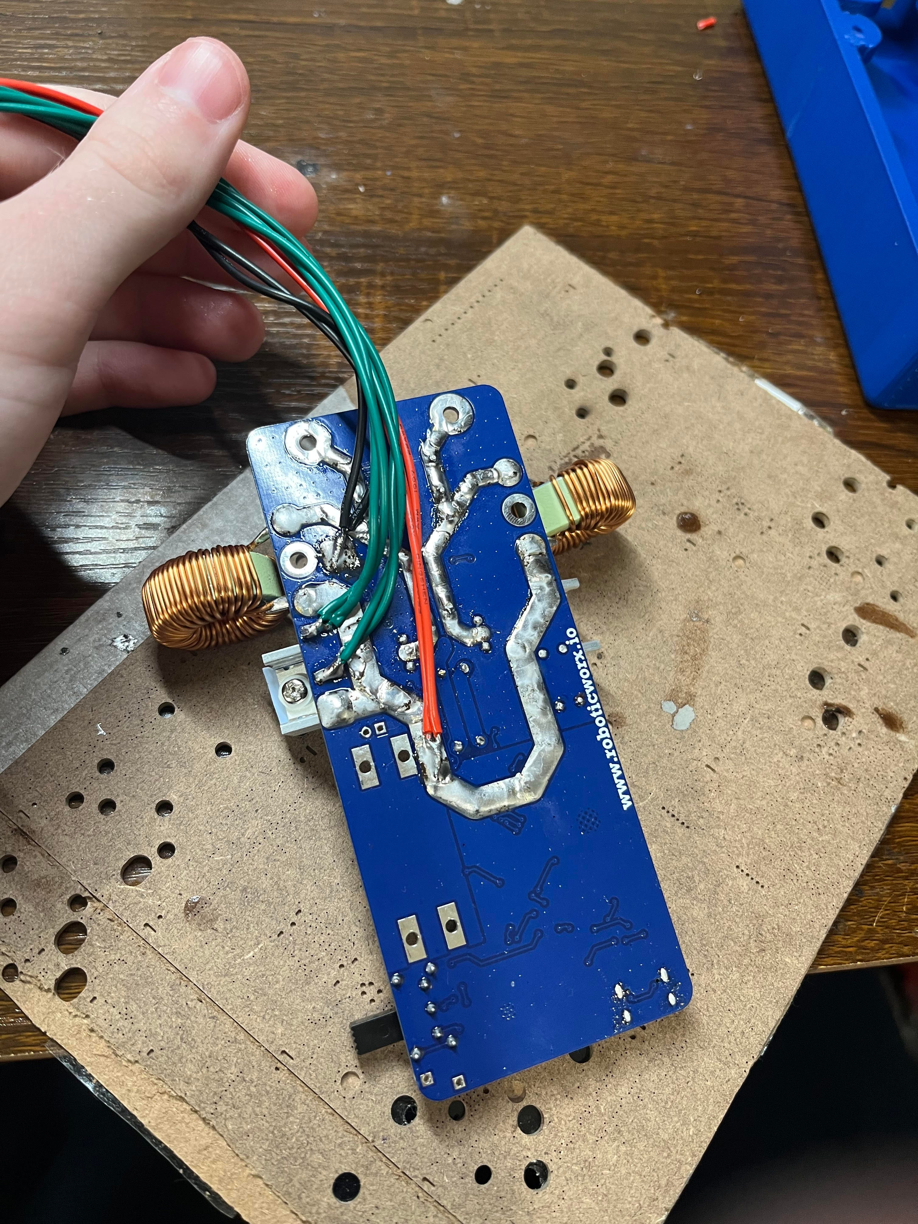 Build a Powerful High Voltage Generator That's Also an Induction Heater ...