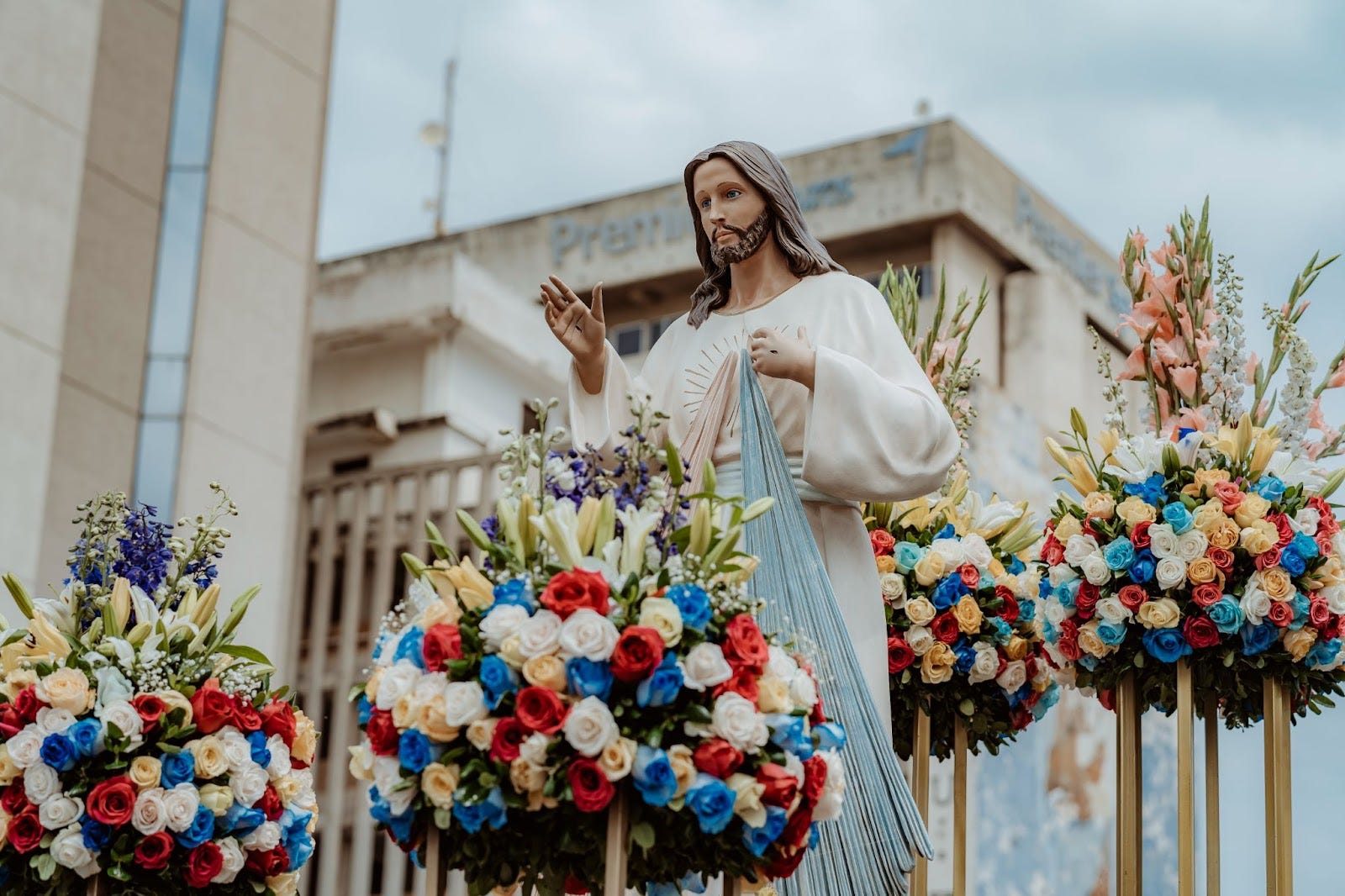 Divine Mercy, under a Venezuelan sun - by Edgar Beltrán