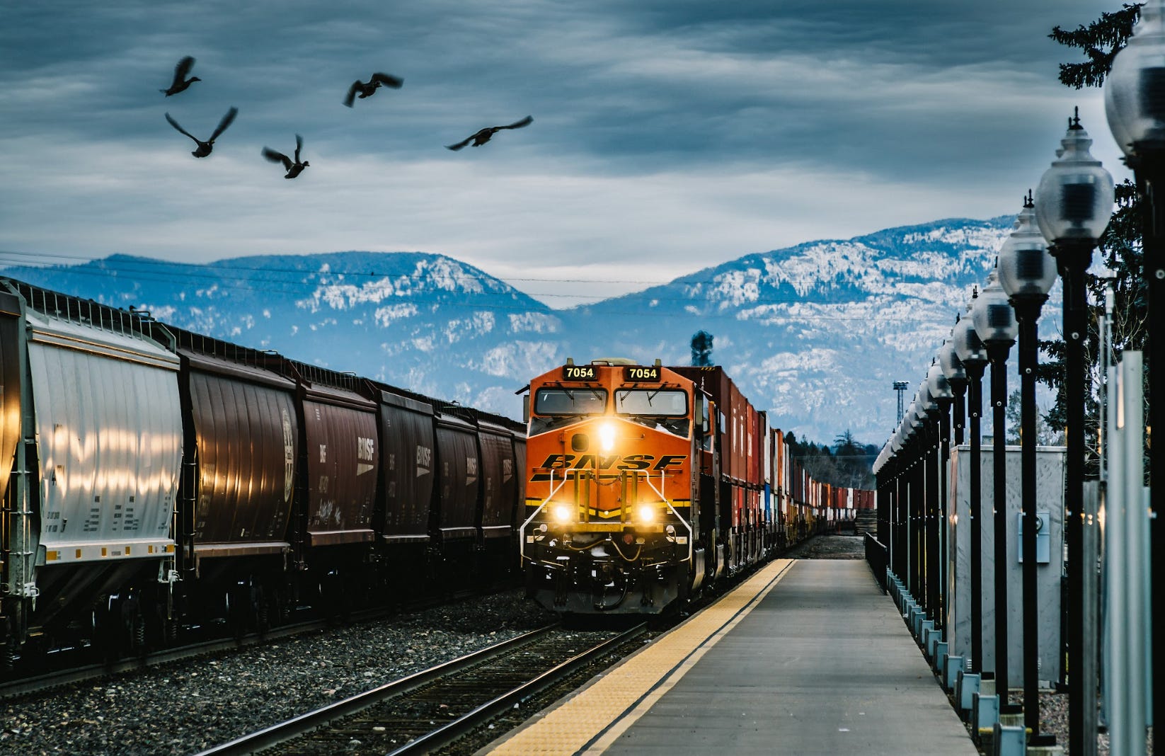 Trouble on the Docks - Railroad Weekly