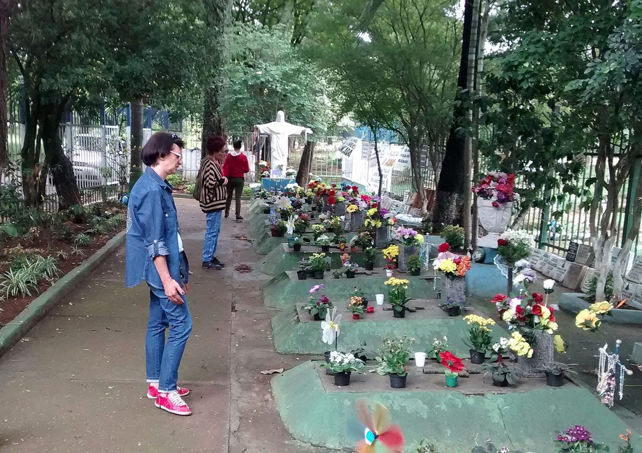 The Killer Doctor, the Swirling Fire, and the World’s Most Haunted Building