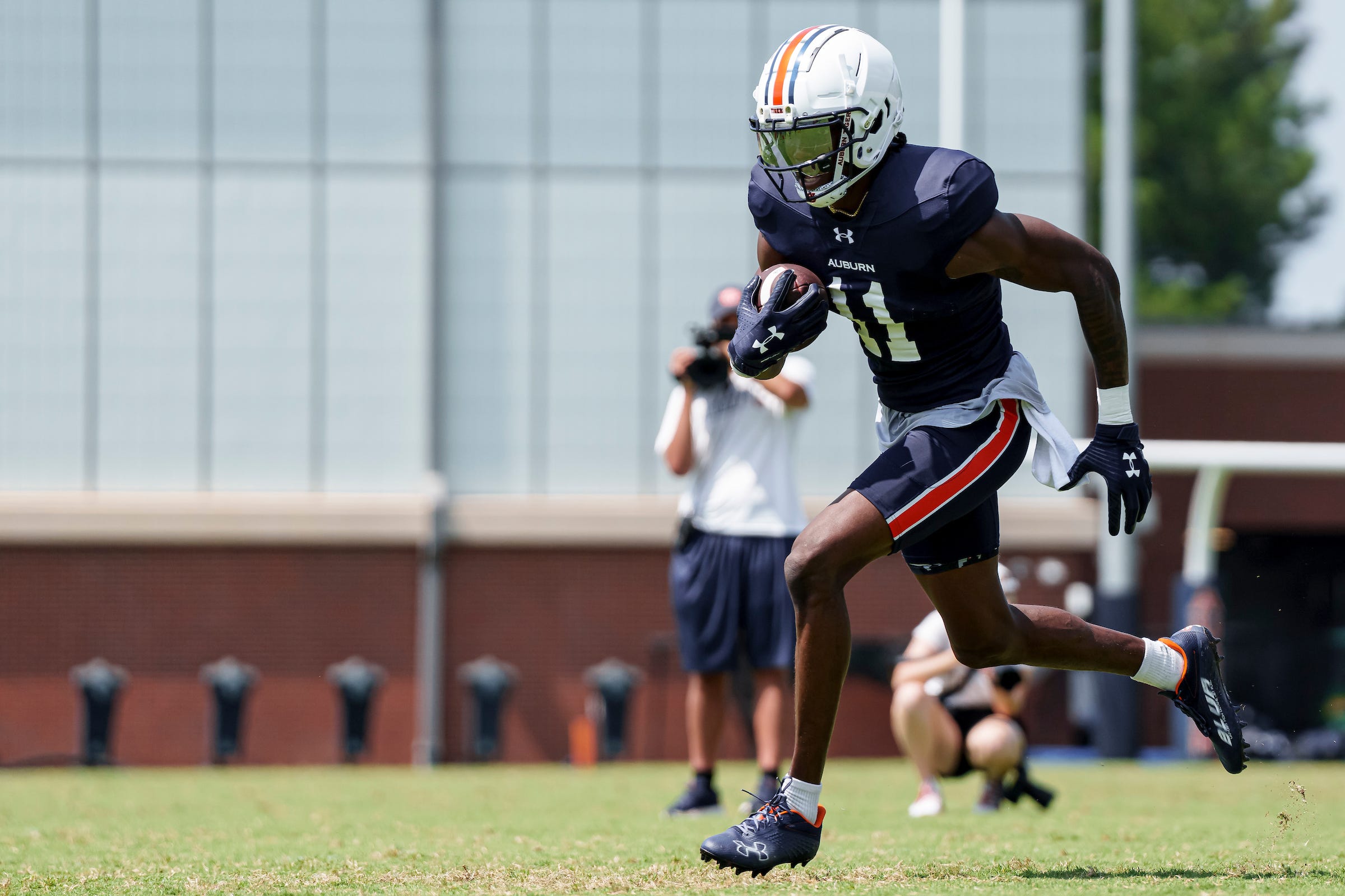 Auburn has a new offense and a new QB. Now... who will step up at WR?