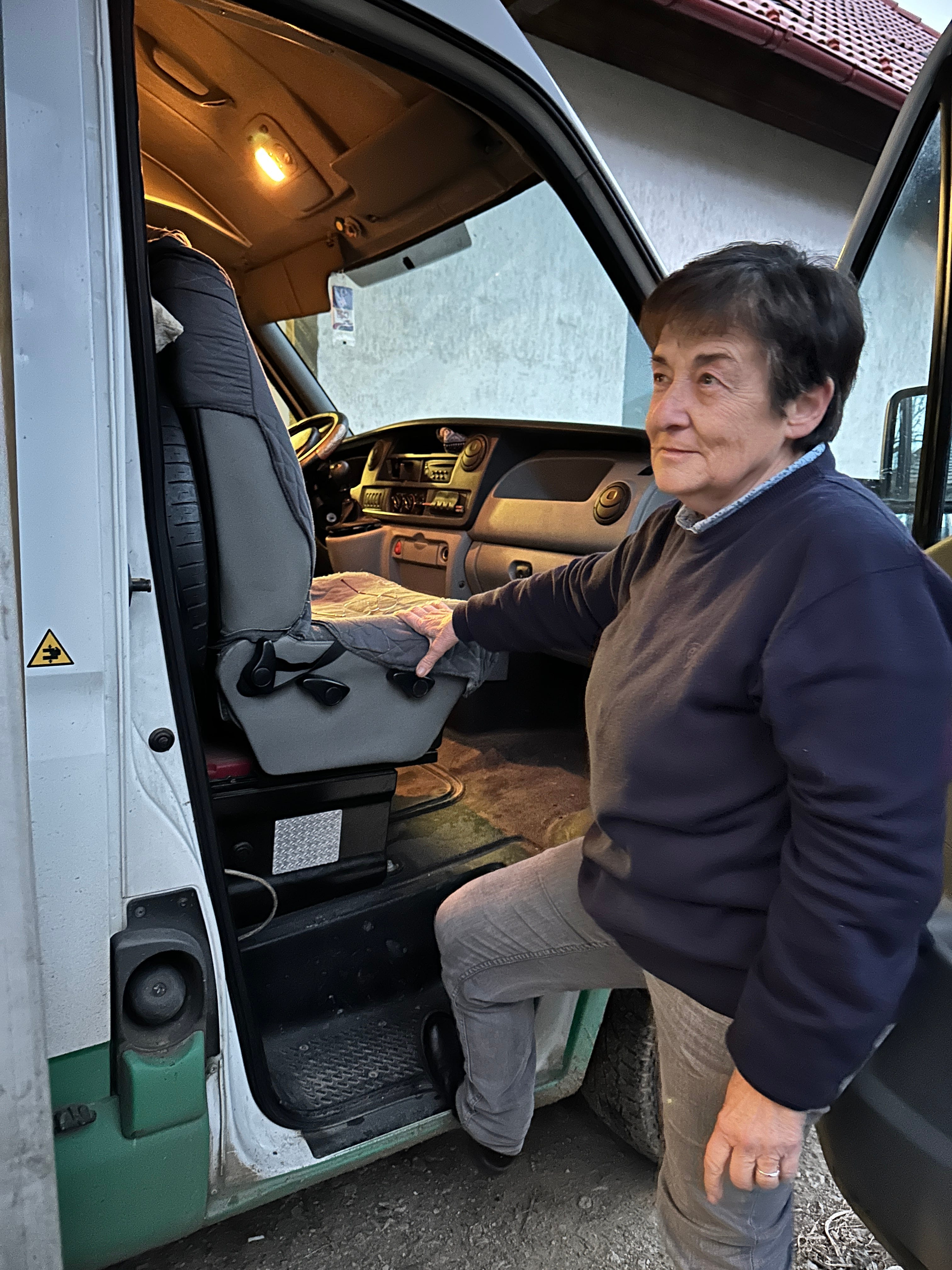Doamna Formenti produce brânză italienească într-un sat din România