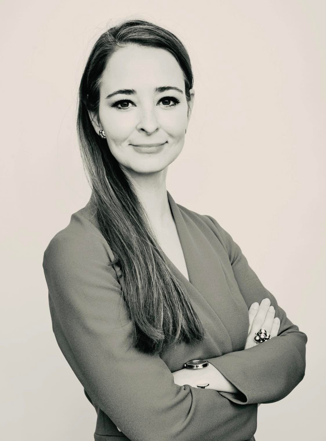 About - Klartext av Alice Teodorescu