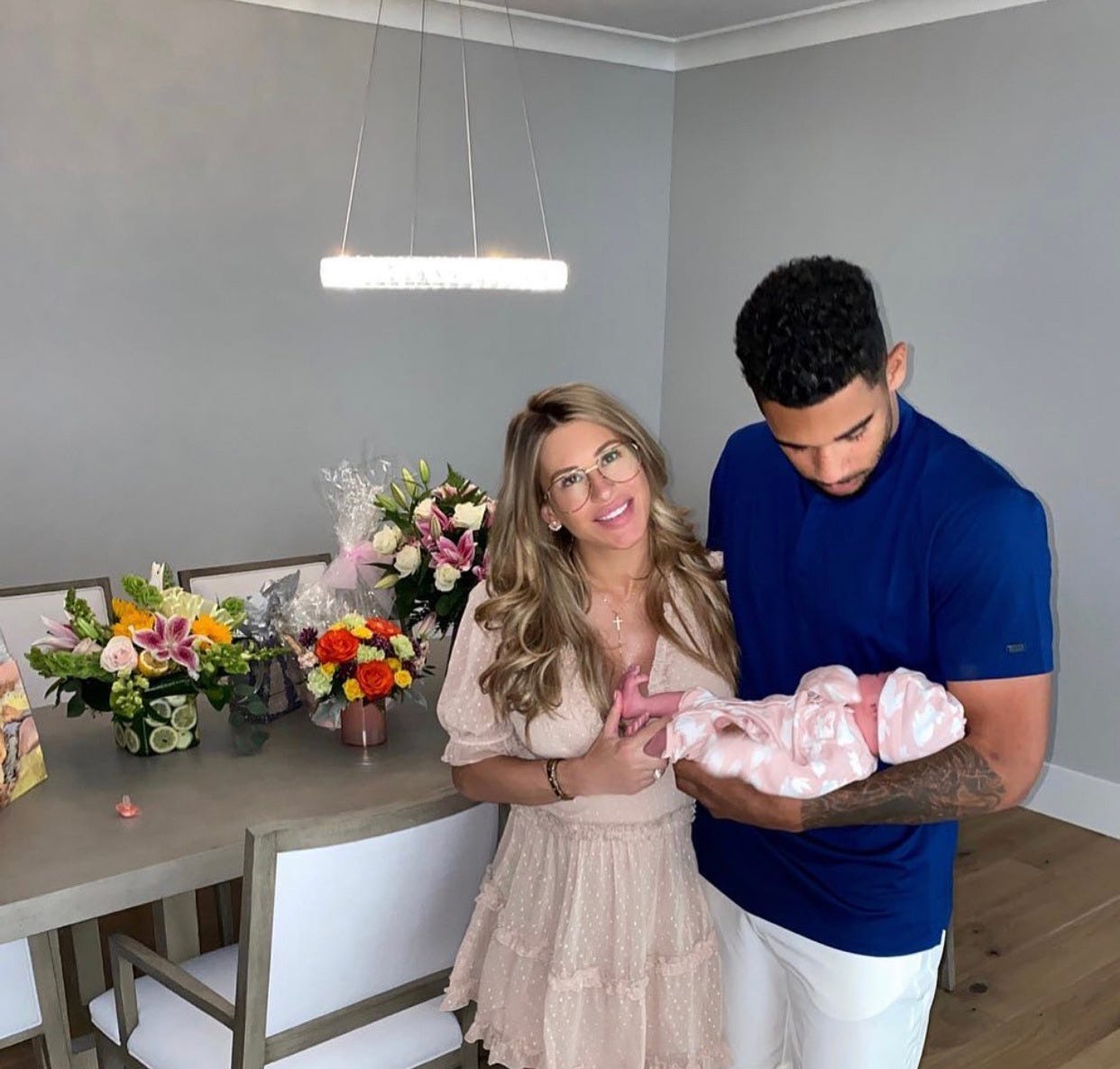 The Jane Doe in the DandG top is ANNA KANE!