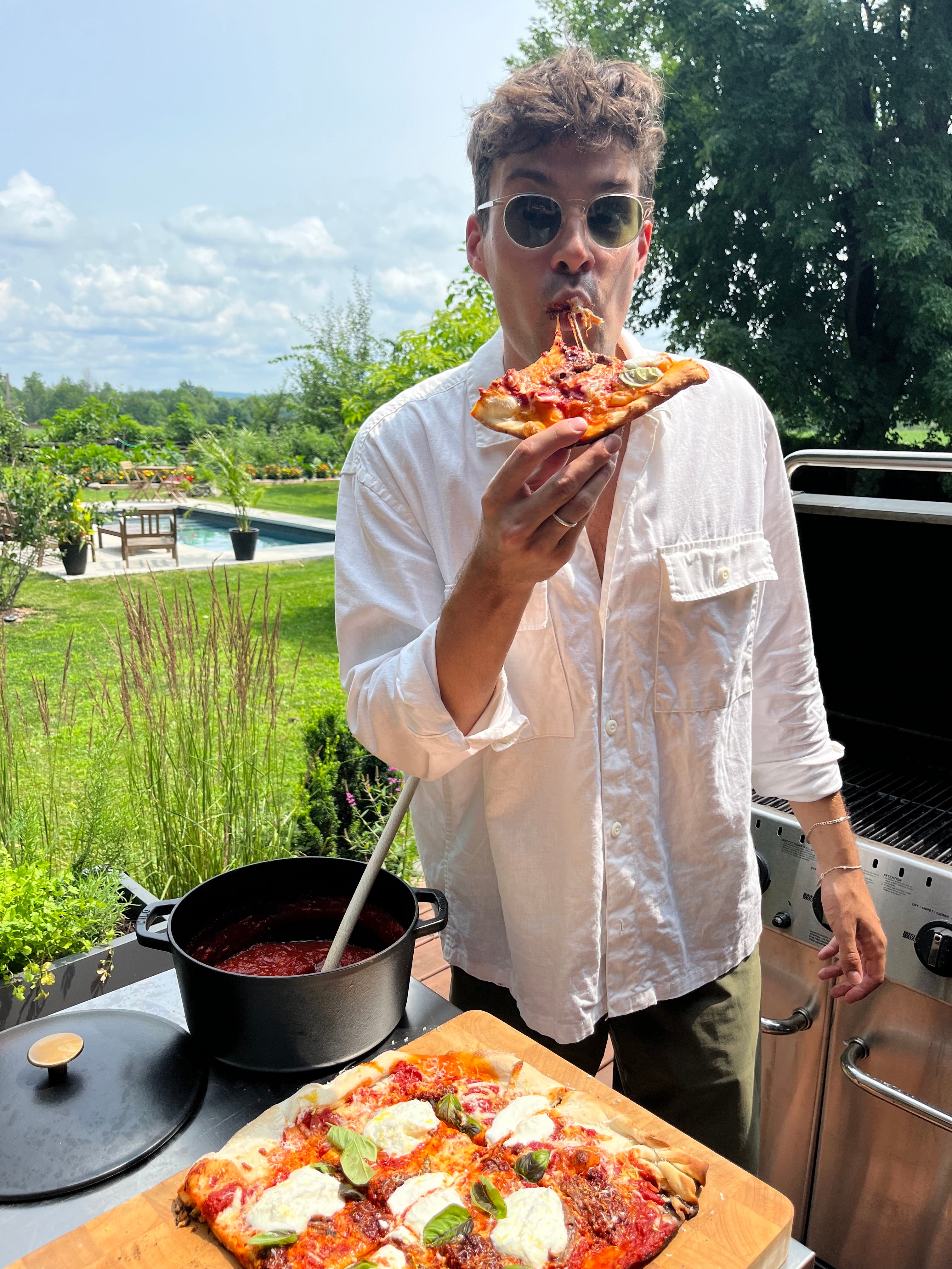 PIZZA SUR LE BBQ !! - by Dominic Lamirande - Club Dom Cooks
