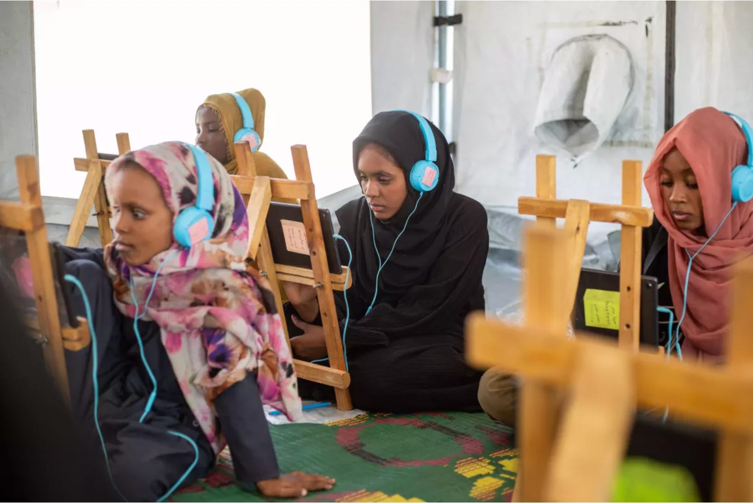 Makeshift solutions for out-of-school Sudanese children