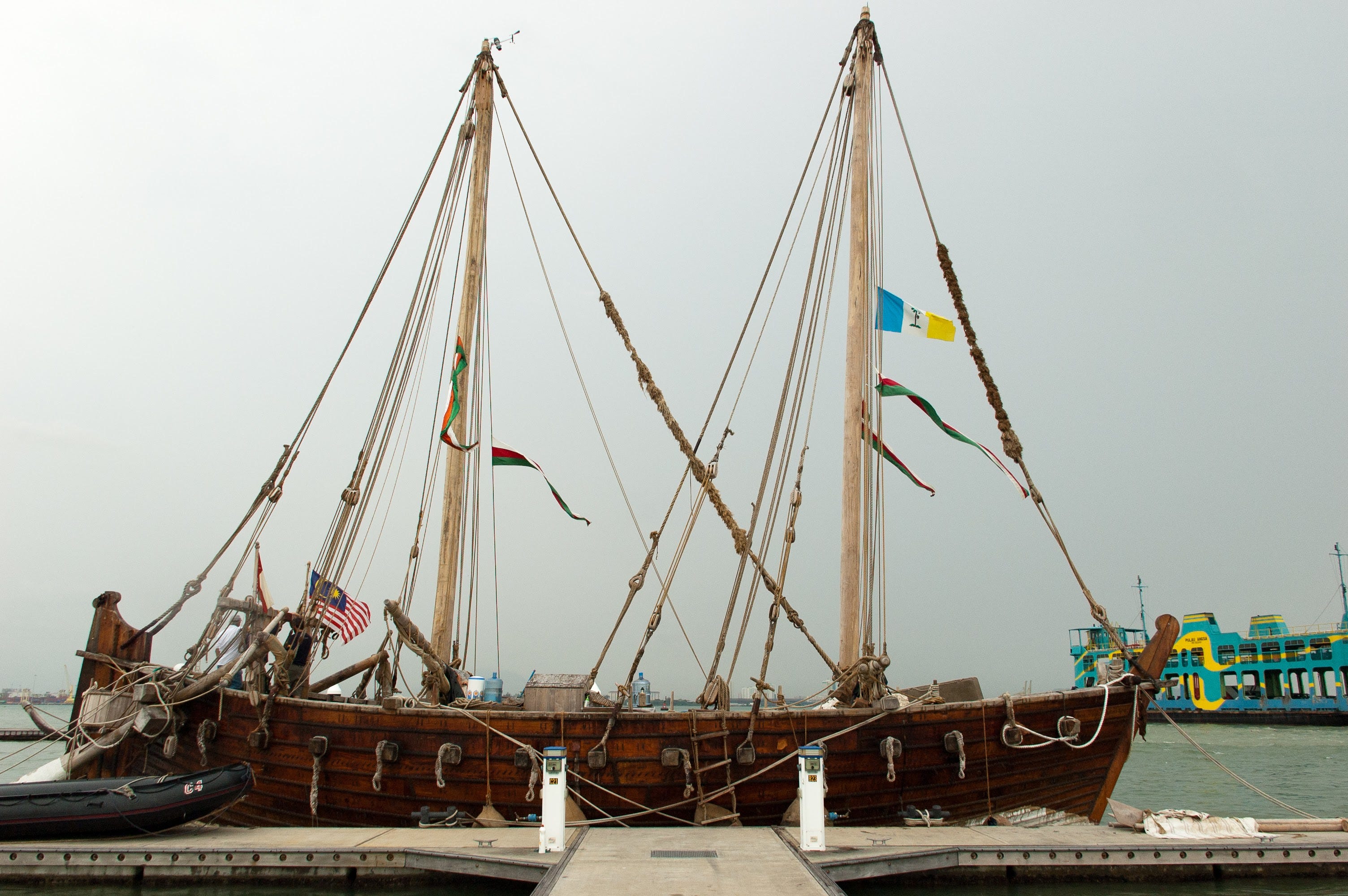 Belitung: The Afterlives of a Shipwreck by Natali Pearson (Review)