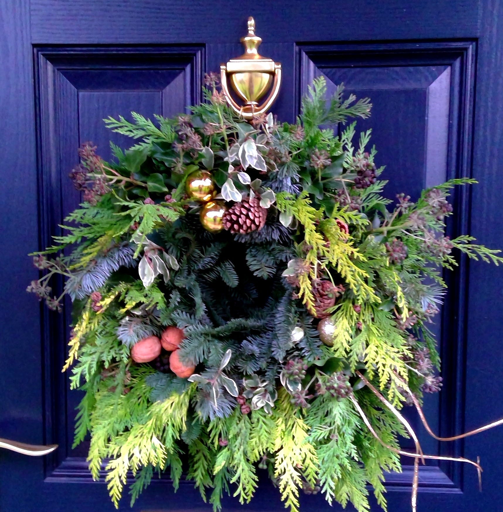 When Christmas comes knocking - by Pauline Potterill