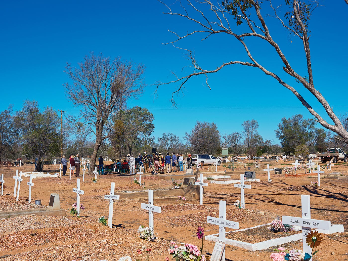 Life and death at Lightning Ridge - by Annabelle Hickson