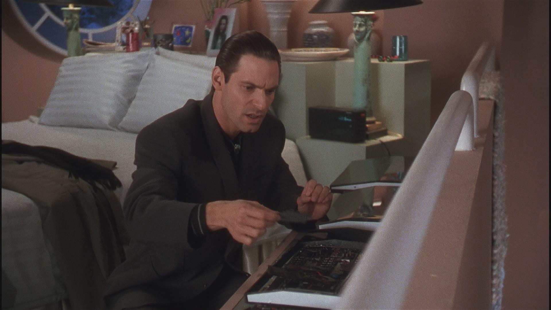 Behind the Set Design of Todd and Margo's House in ‘Christmas Vacation’