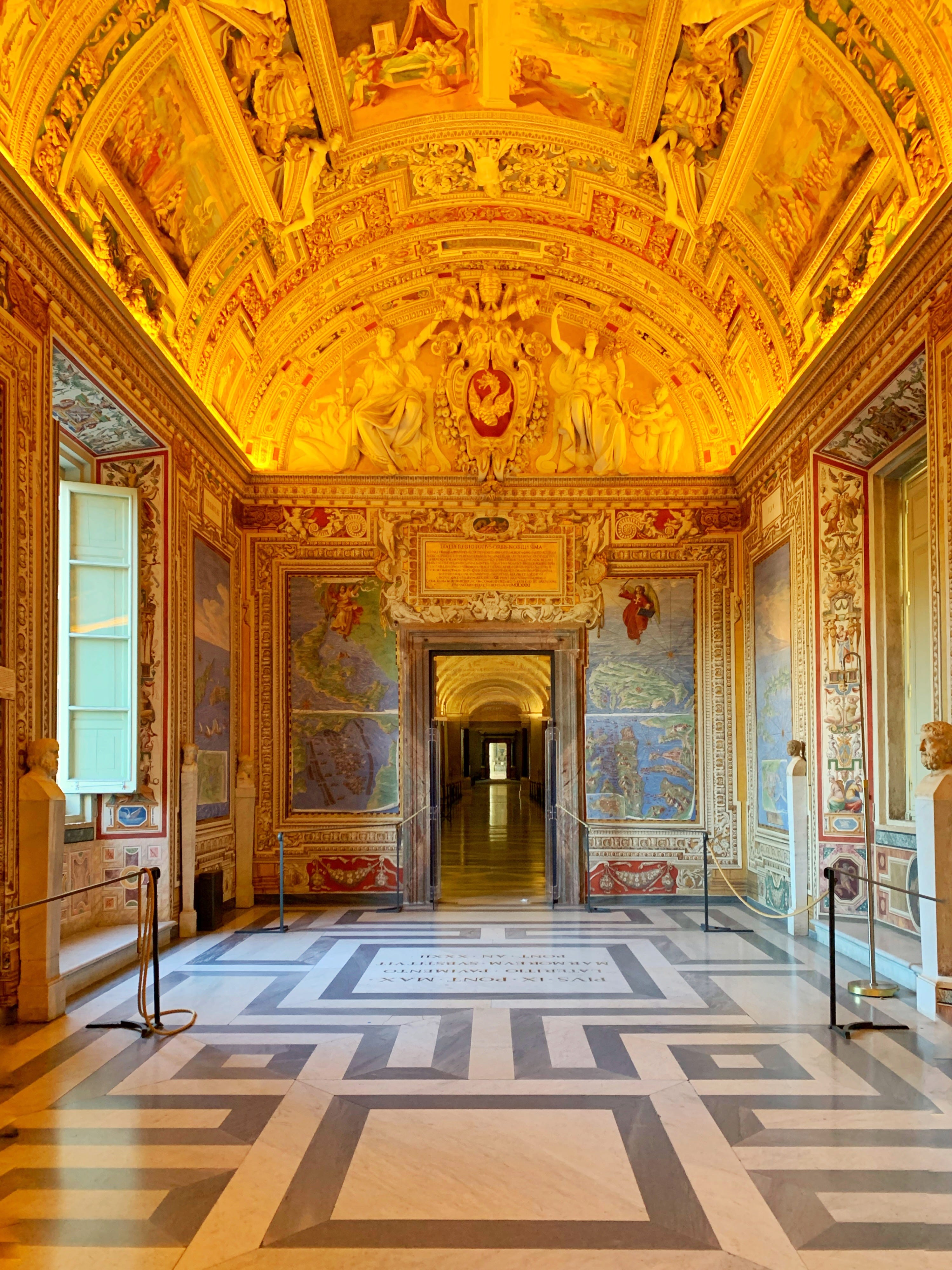 How to See the Sistine Chapel Without the Crowds