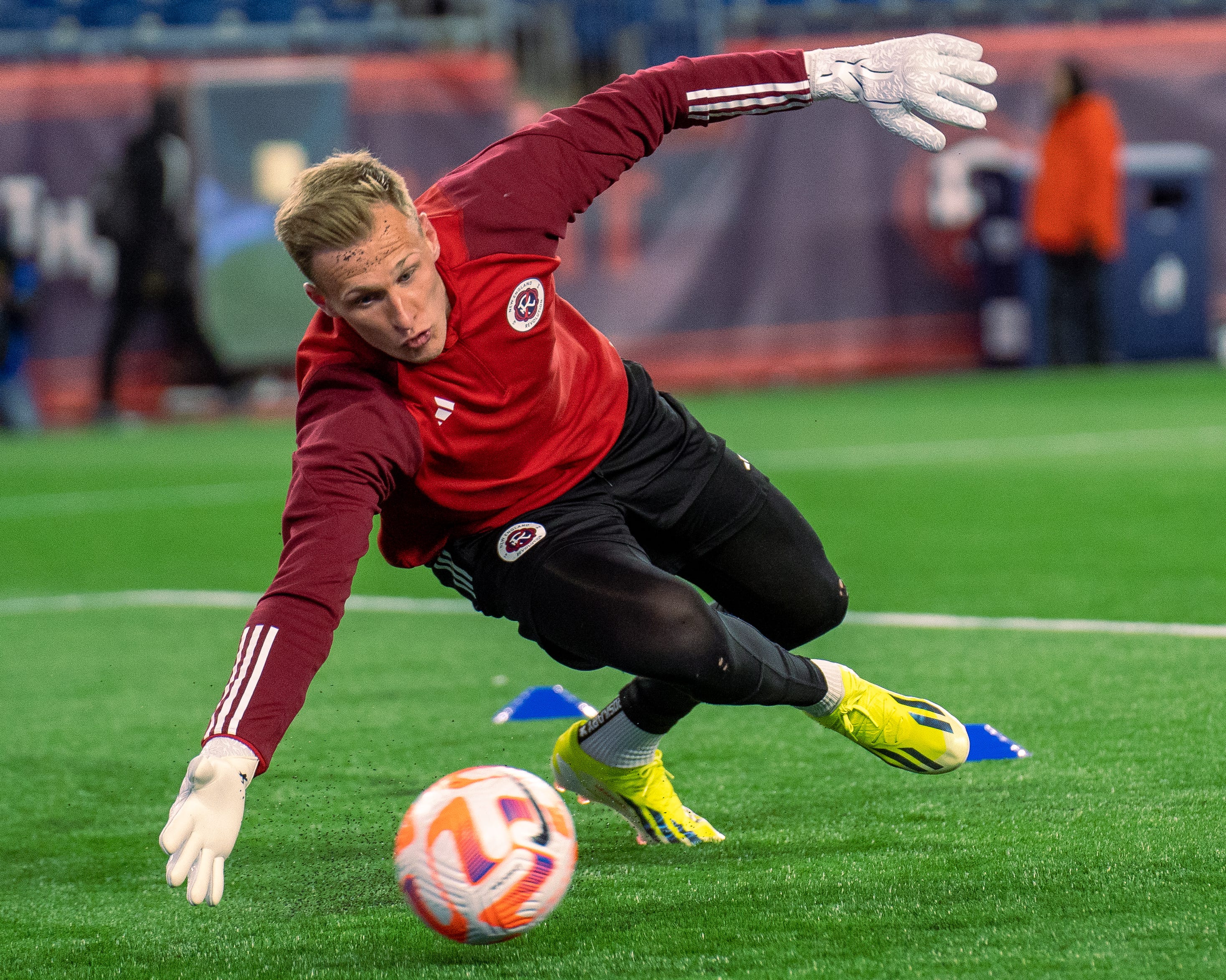 Henrich Ravas Looking Himself In The Mirror After Difficult Start In MLS