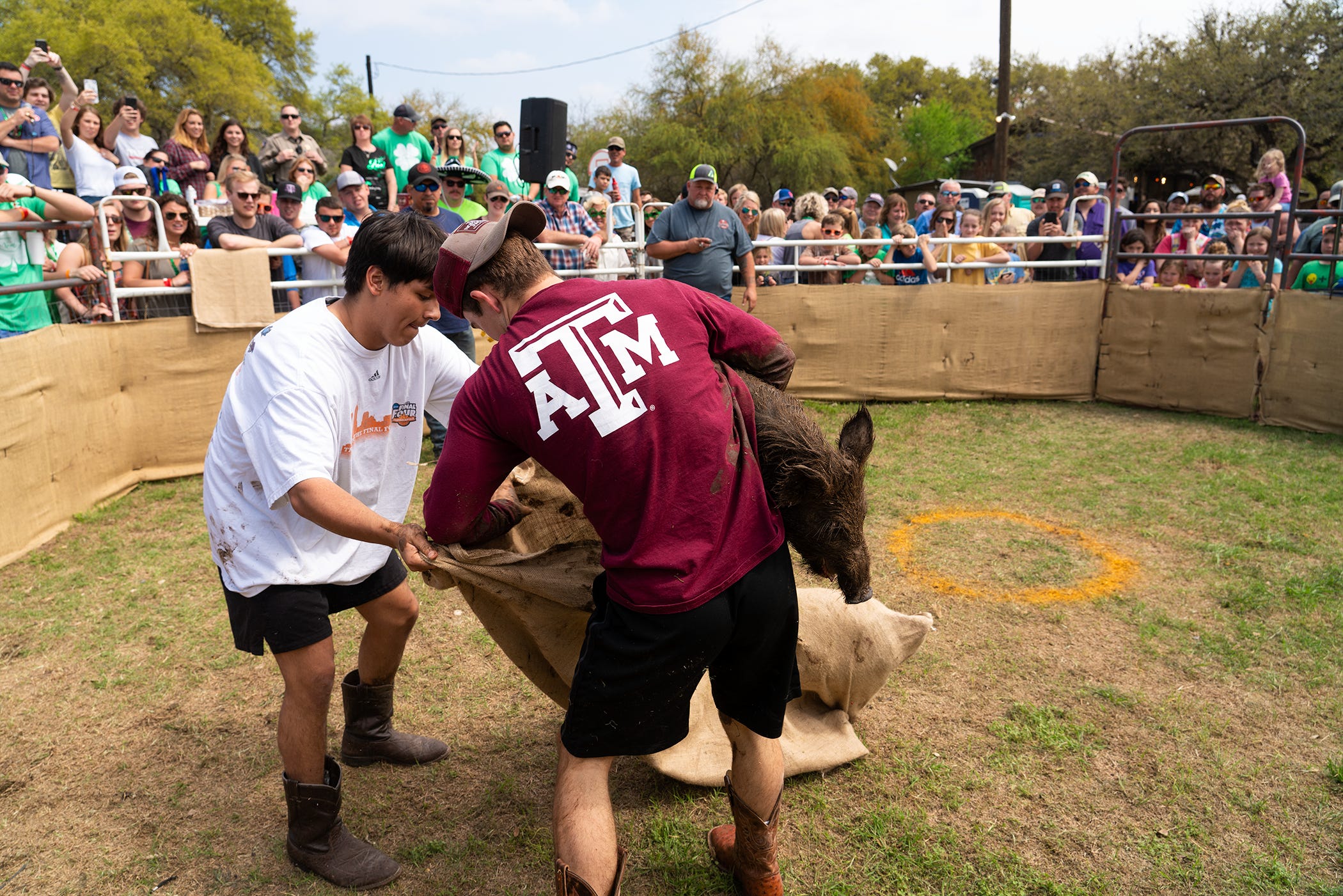 Wild Hog Bagging Sadists In Concan, Texas