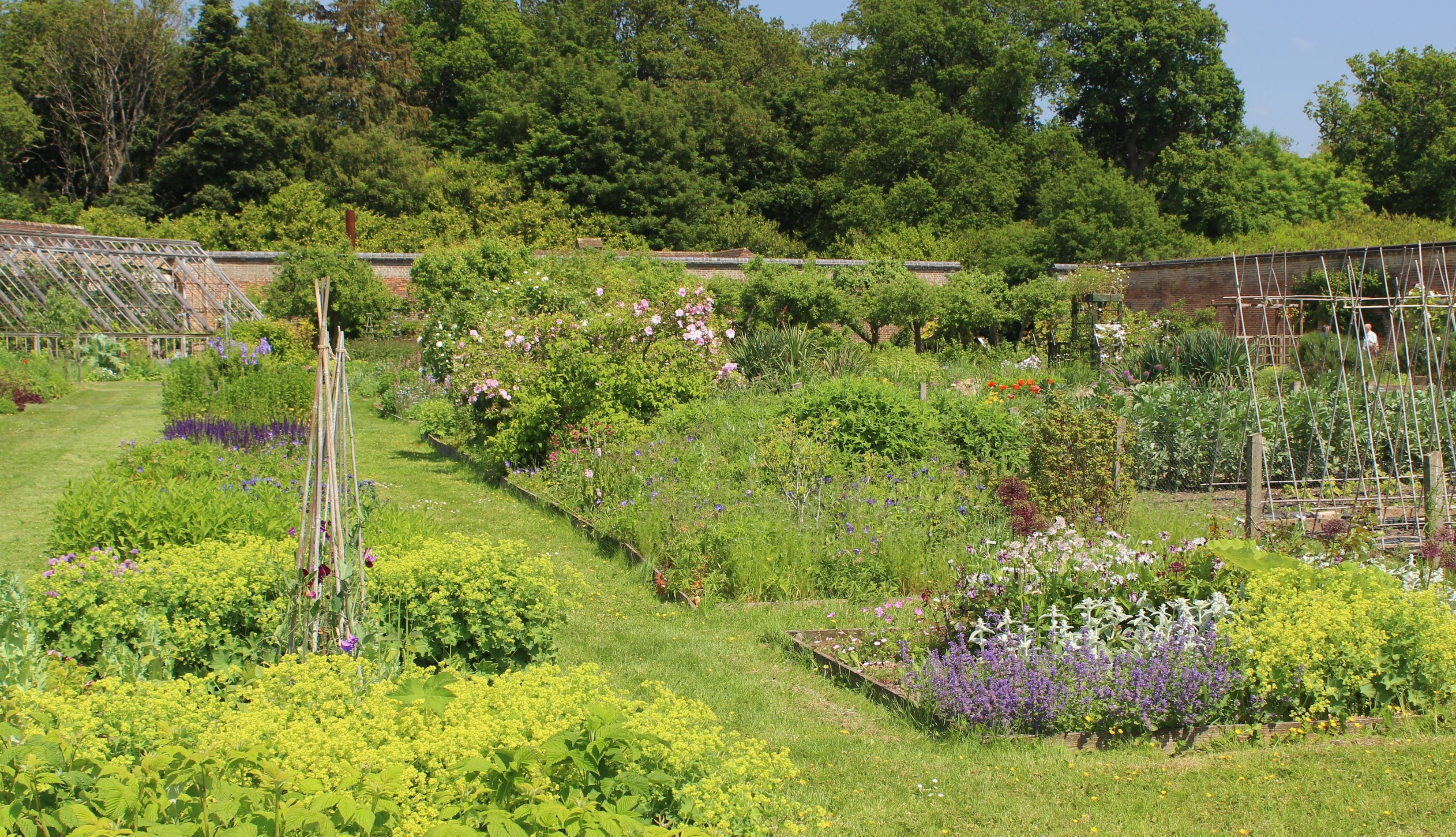 Déjà Vu at Luton Hoo - Laurel Goss EnRoot