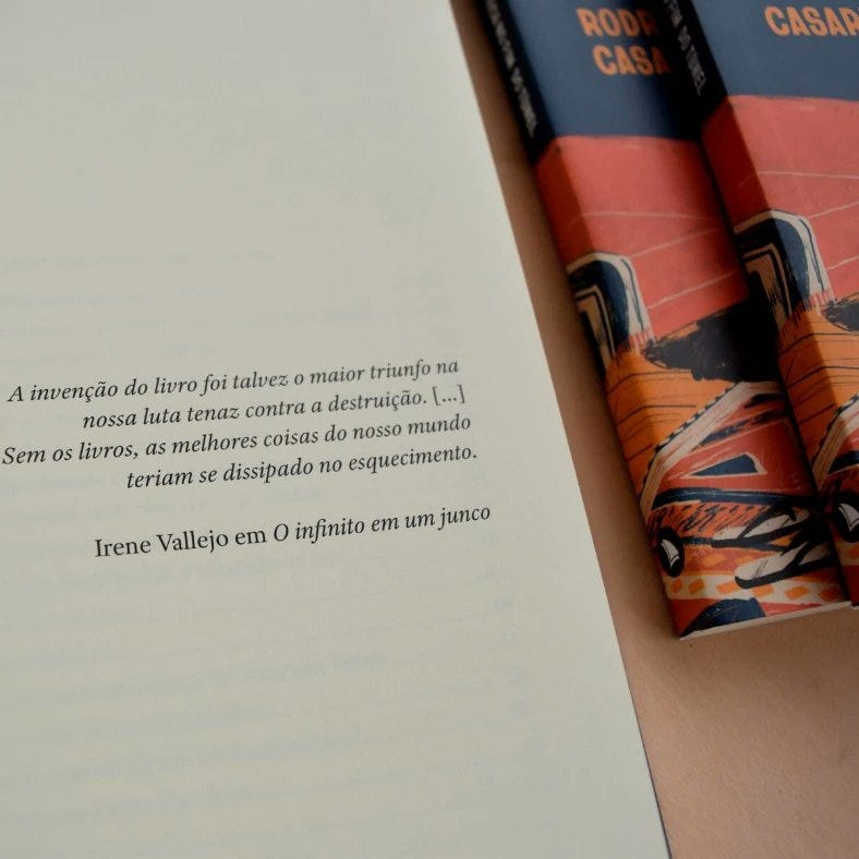 Como paga as contas quem escreve sobre livros?