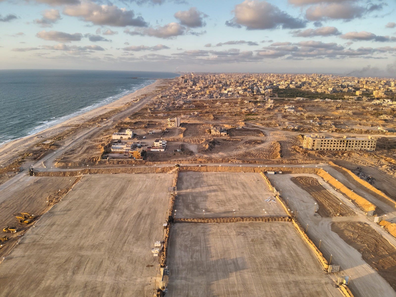 Floating Pier Connected Successfully To Gaza, Trucks To Begin Entering ...