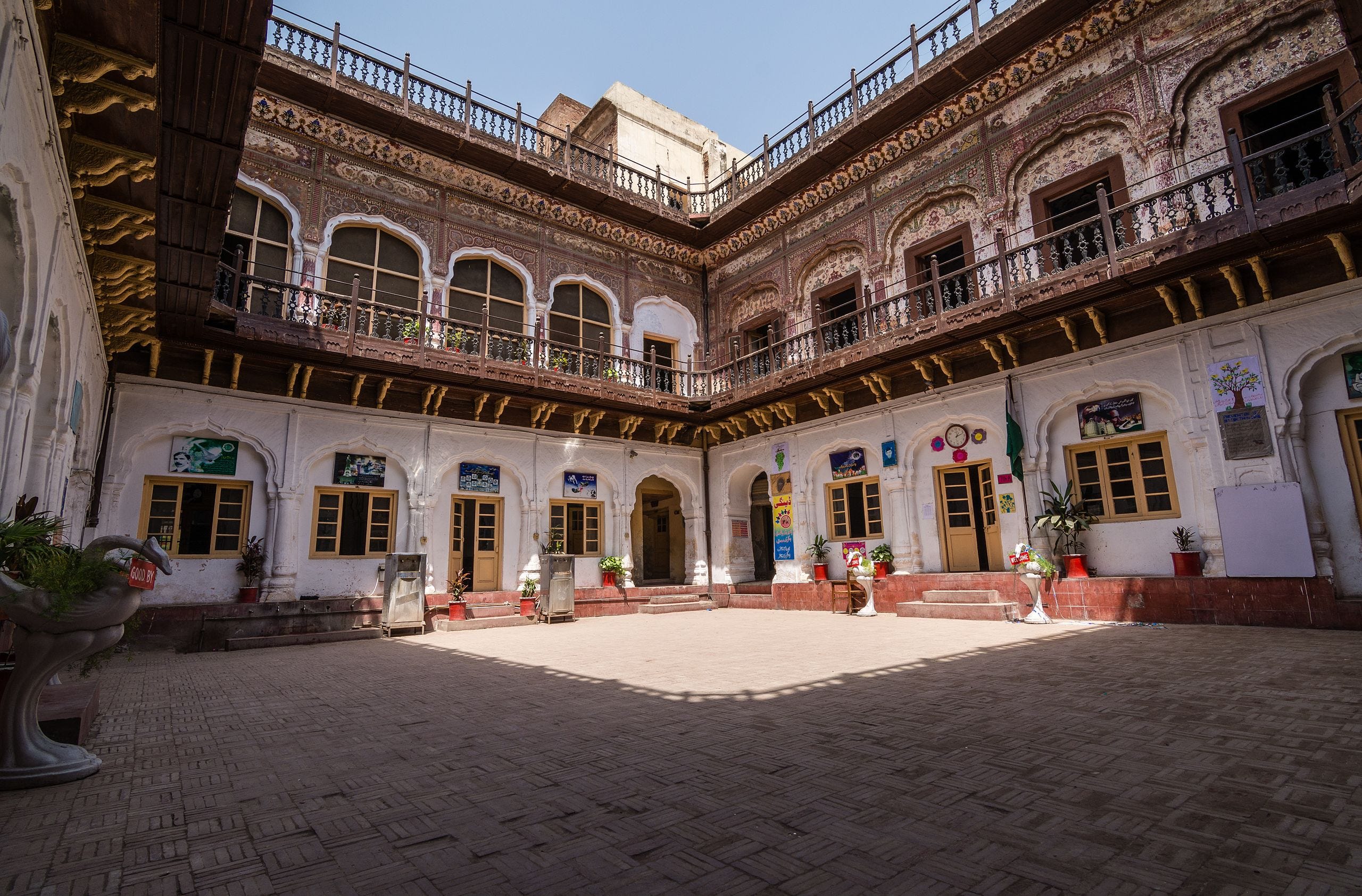 The Sikh and Hindu Artistic Legacy in Lahore's Architectural Landscape