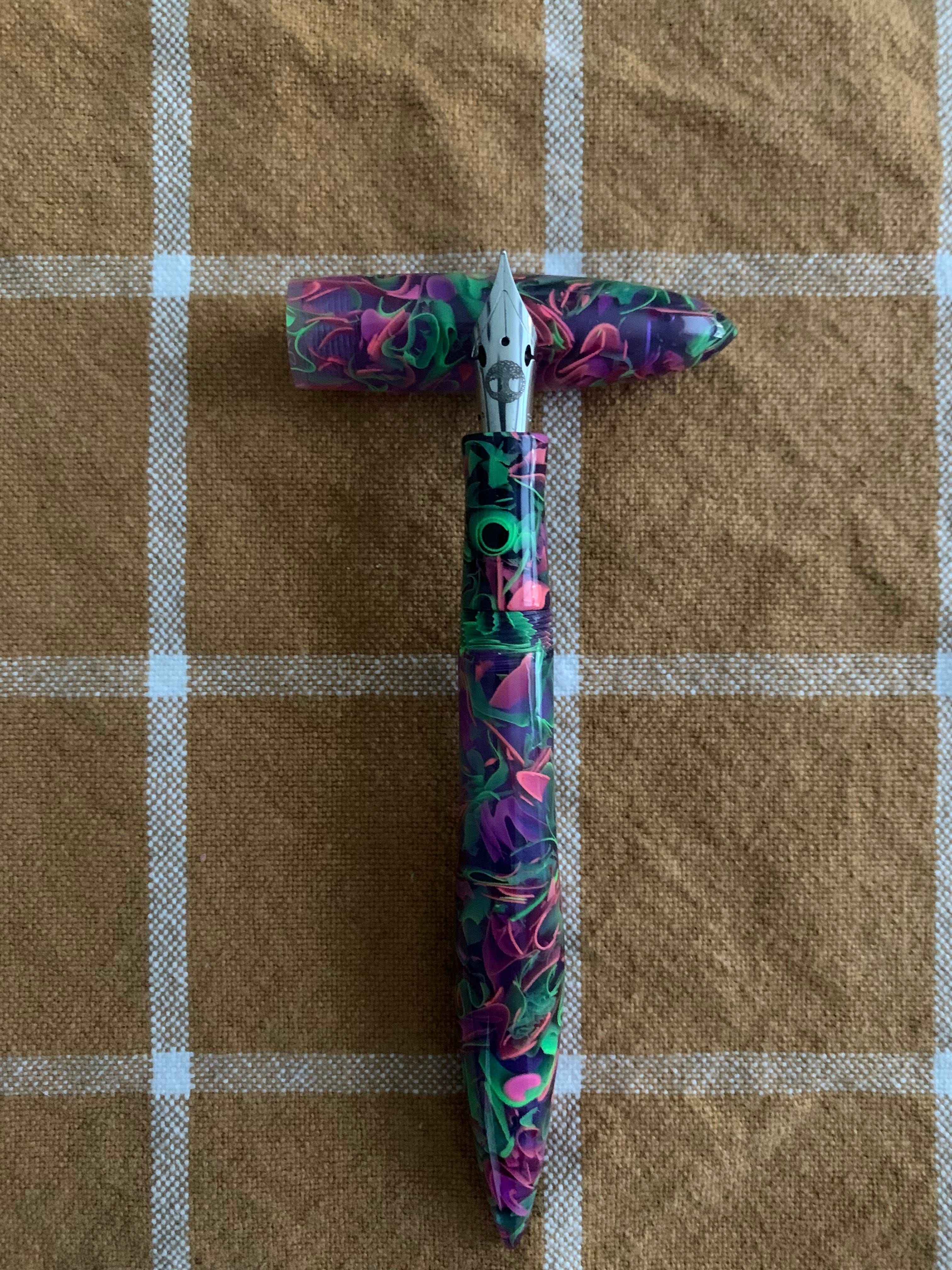 Pen review: Black Robin Pens Ophelia