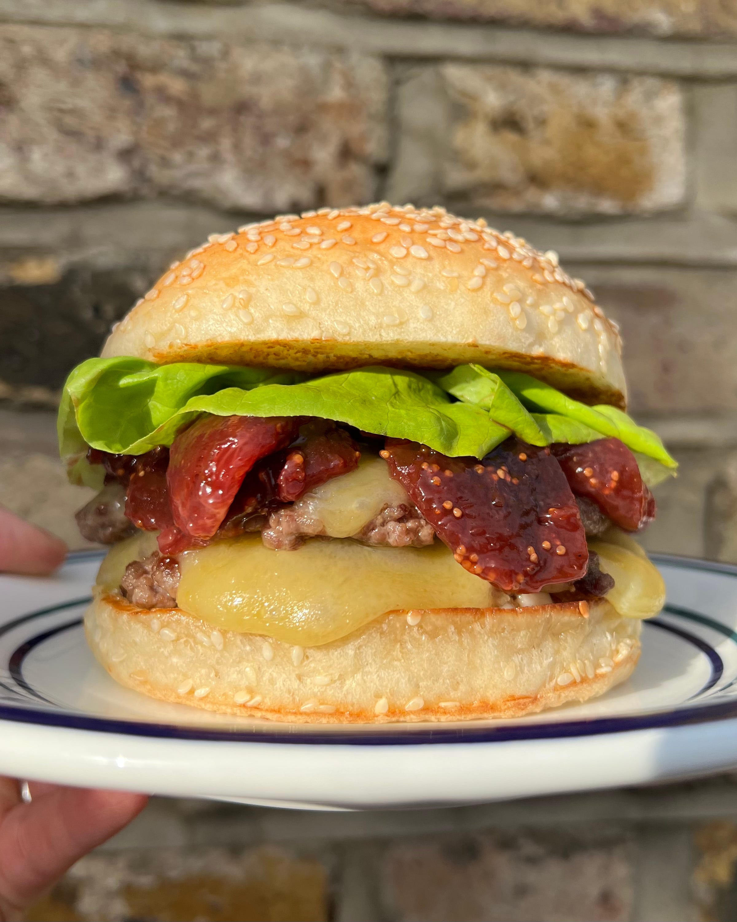 MESSY PLATE #4 smash burgers with chilli fig jam and comté