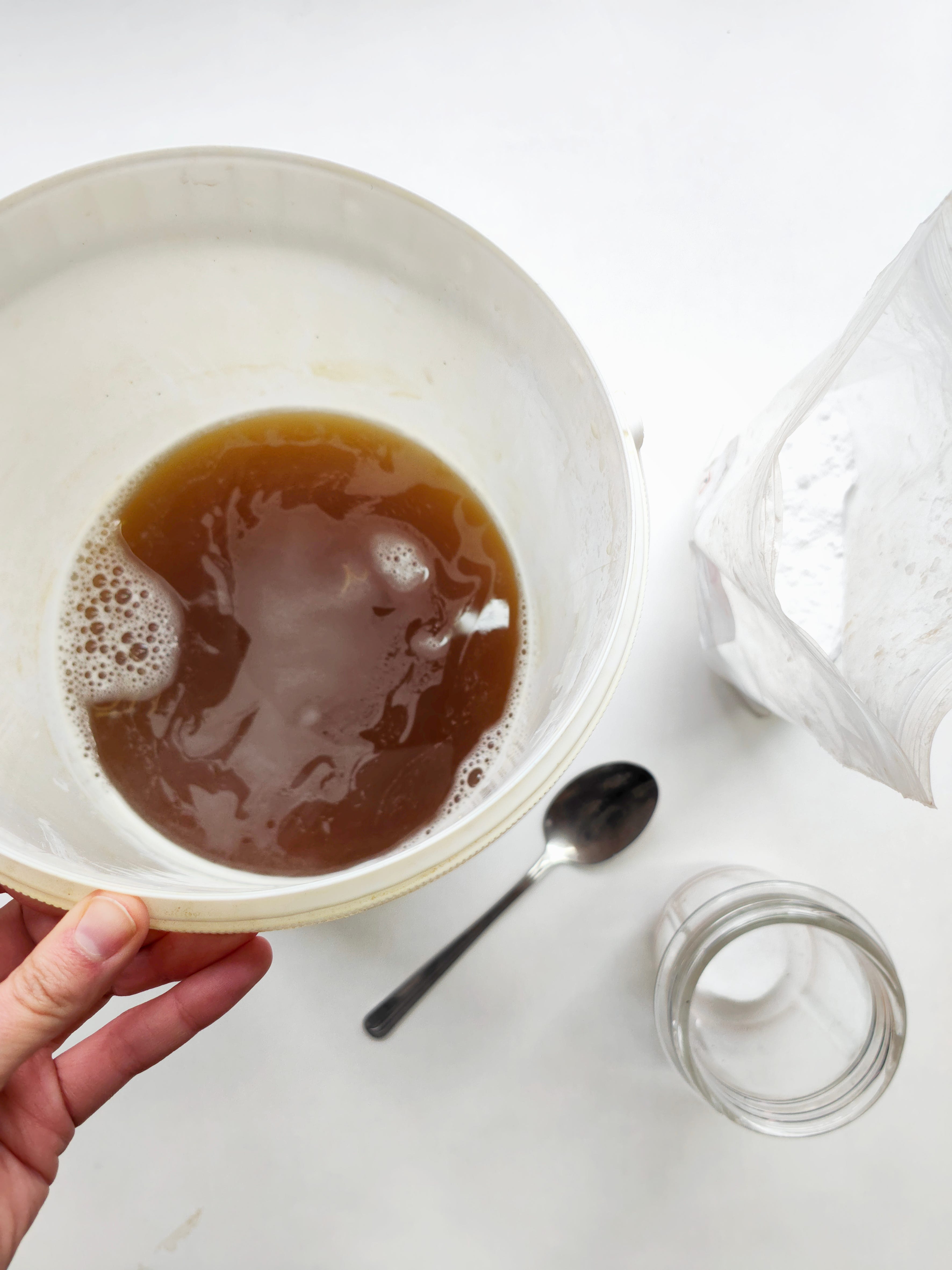 Turning natural dye into pigment - by Ania Grzeszek