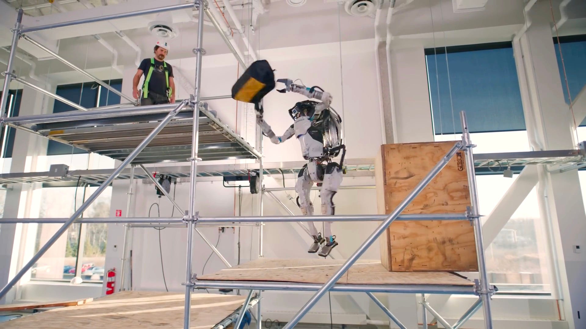 Boston Dynamics’ Atlas robot can now pick up and throw objects