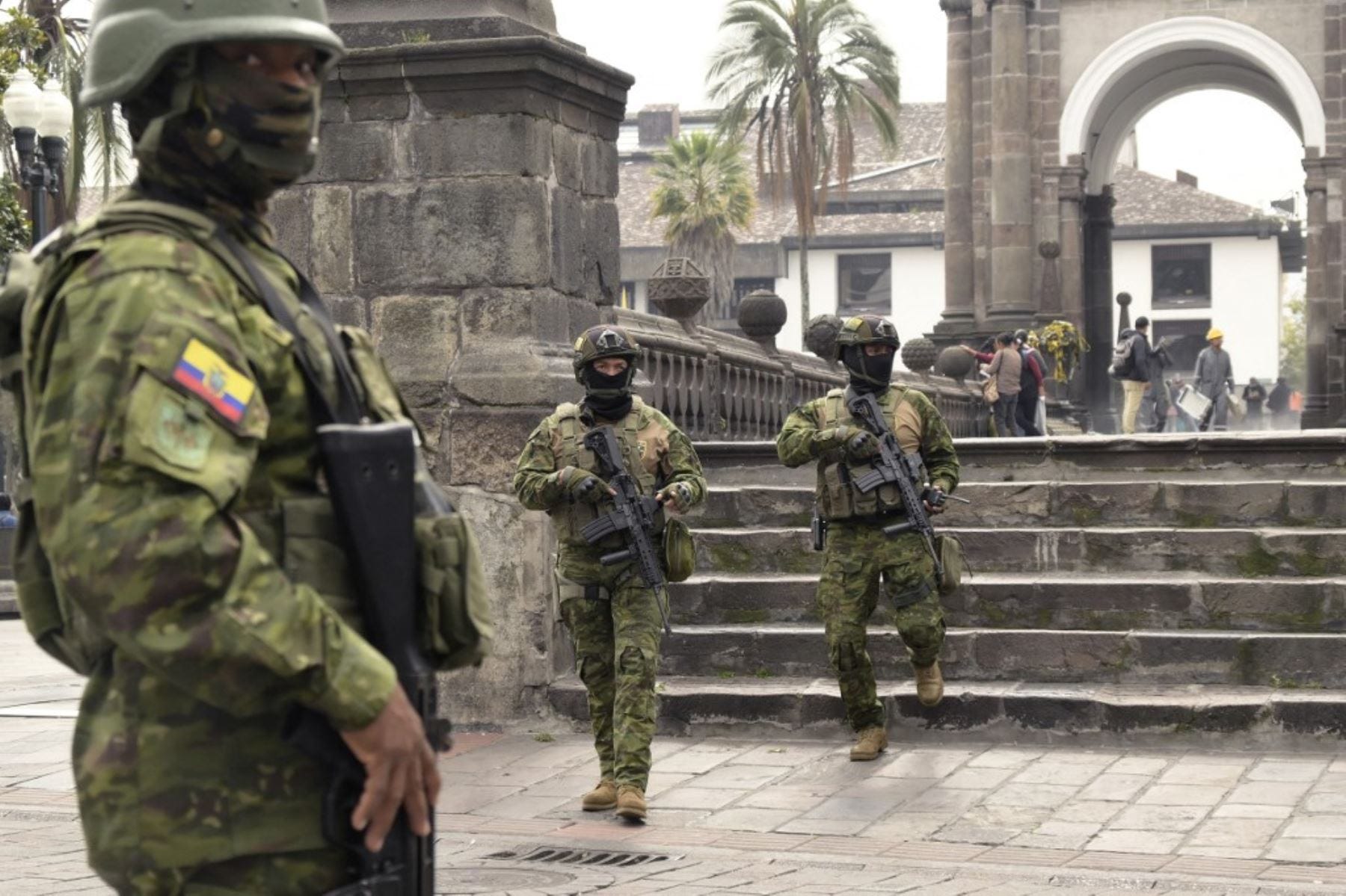 Conflicto Armado Interno en Ecuador: la toma del canal TC y militares a ...